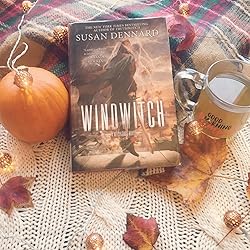 Amazon.com: Windwitch: The Witchlands (The Witchlands, 2 ...