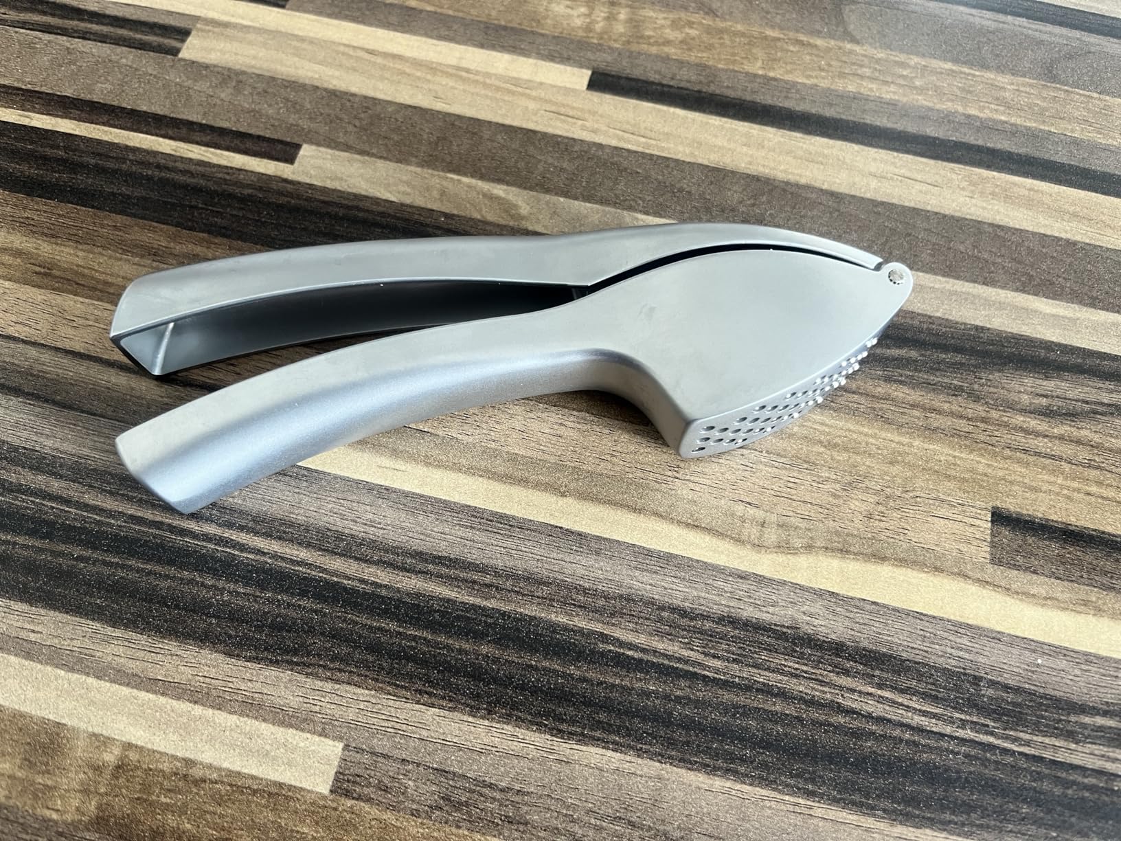 Garlic Press Premium Quality Garlic Crusher and Masher Easy to use ...