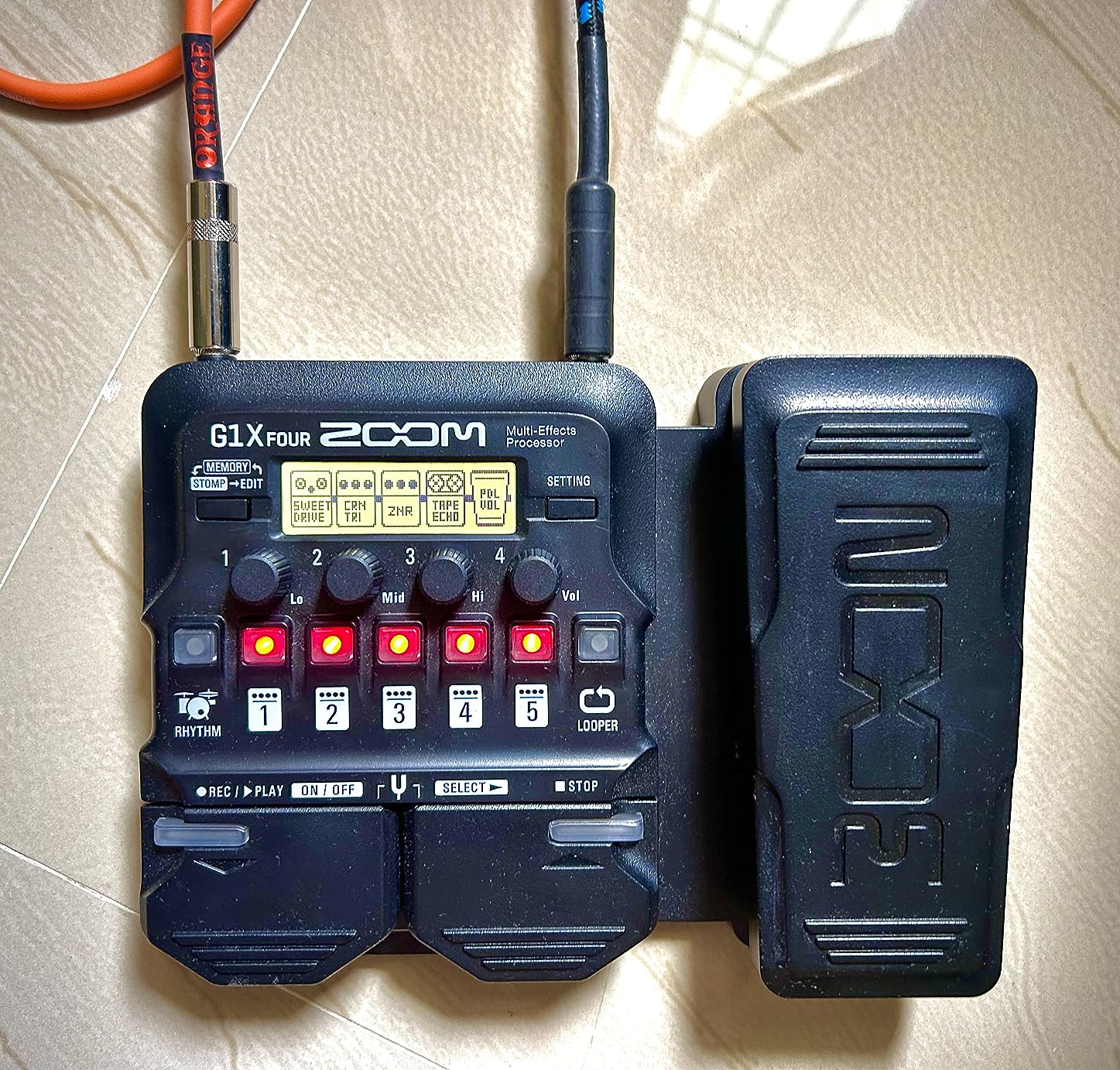 Zoom G1X Four Multi-effects Processor with Expression Pedal without ...