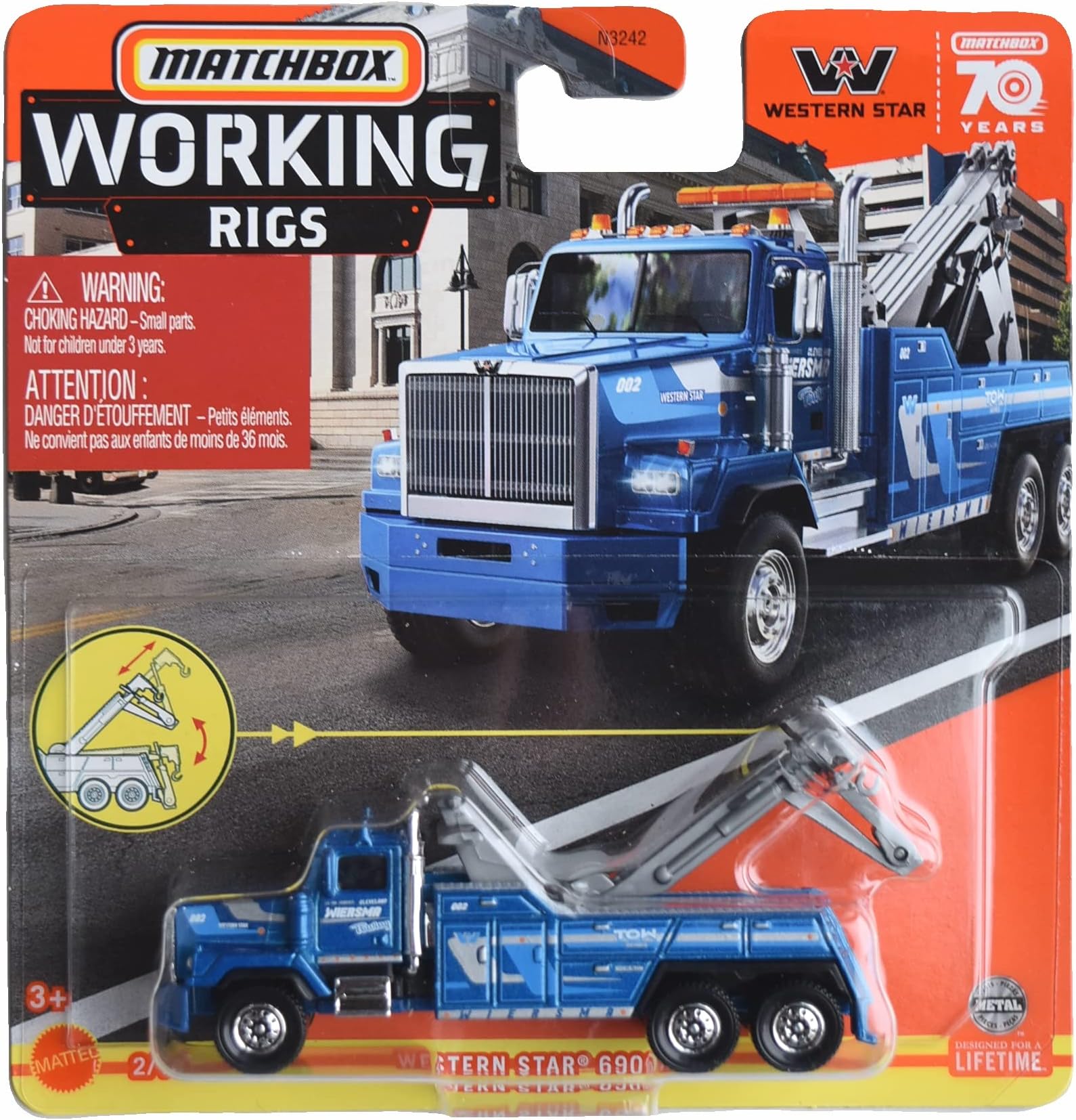Amazon.com: Matchbox Freightliner M2 106 Satellite, Working Rigs 8/16 ...