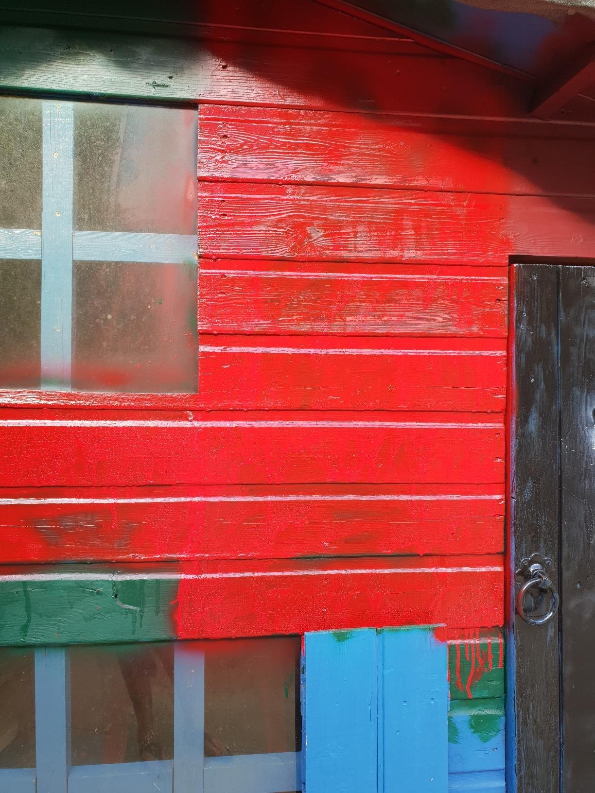 151 Red Gloss Spray Paint 250ml : Amazon.co.uk: DIY & Tools