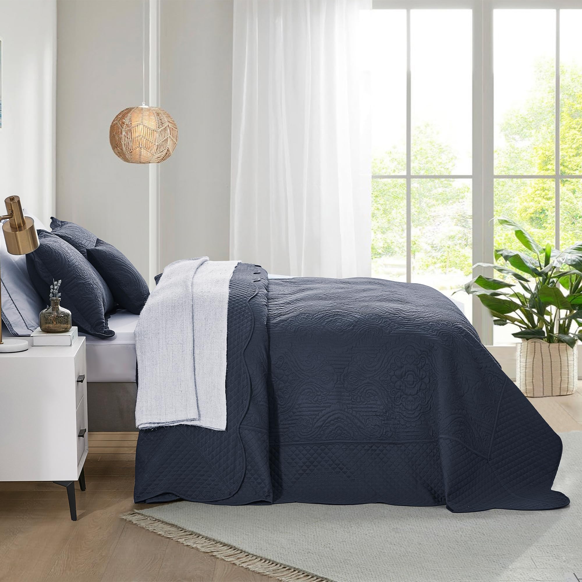 Snapklik.com : Oversized King Bedspread 138x122 Extra Wide, Ultrasonic ...