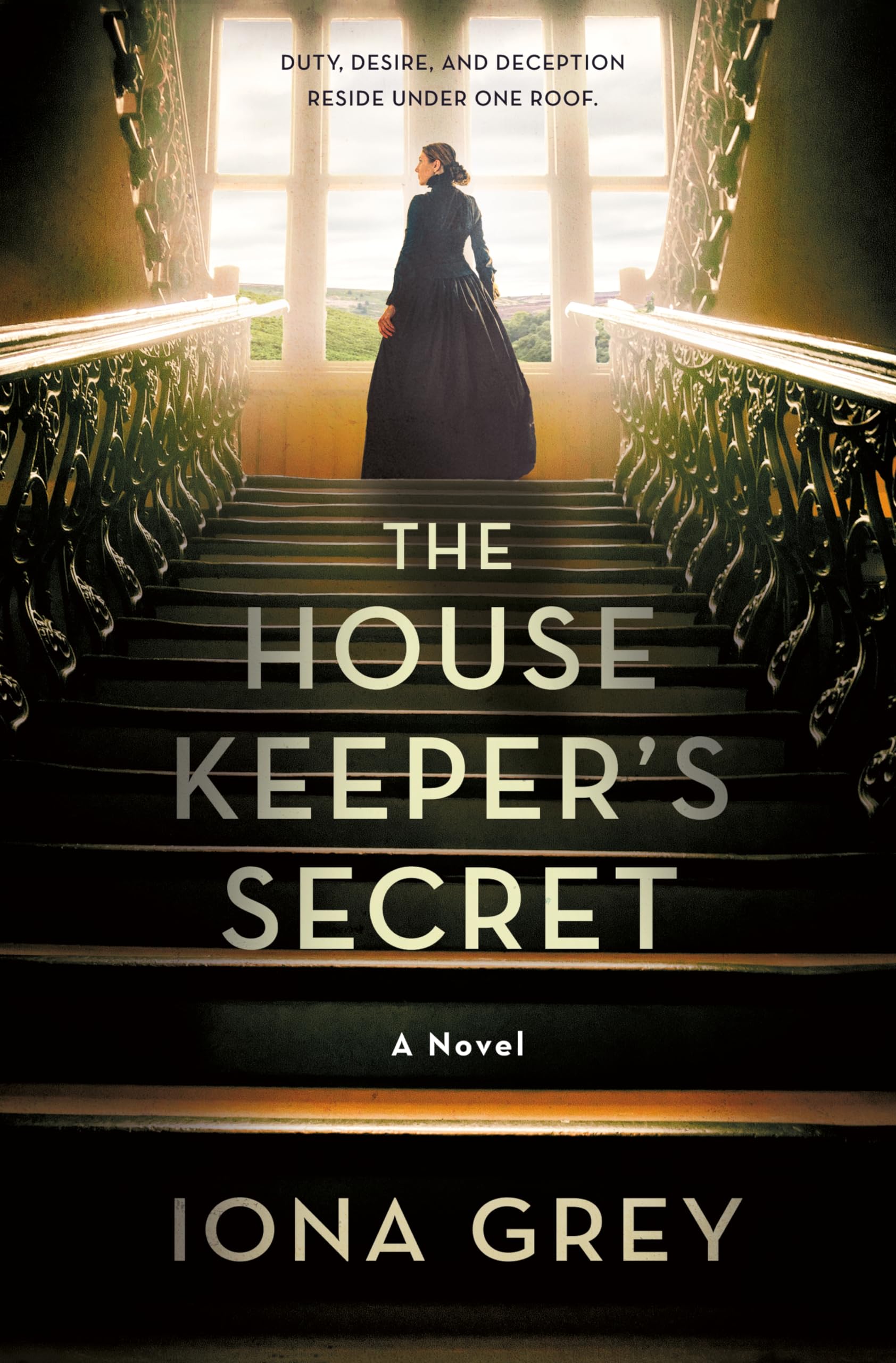 The Housekeeper's Secret: A Novel: Grey, Iona: 9781250272621: Amazon ...