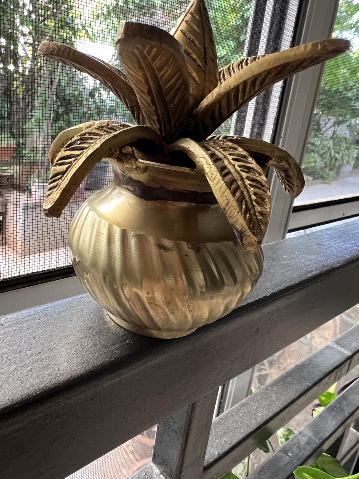 Buy Kartique Brass Kalash with Leaf Design | Traditional Pooja Pot ...