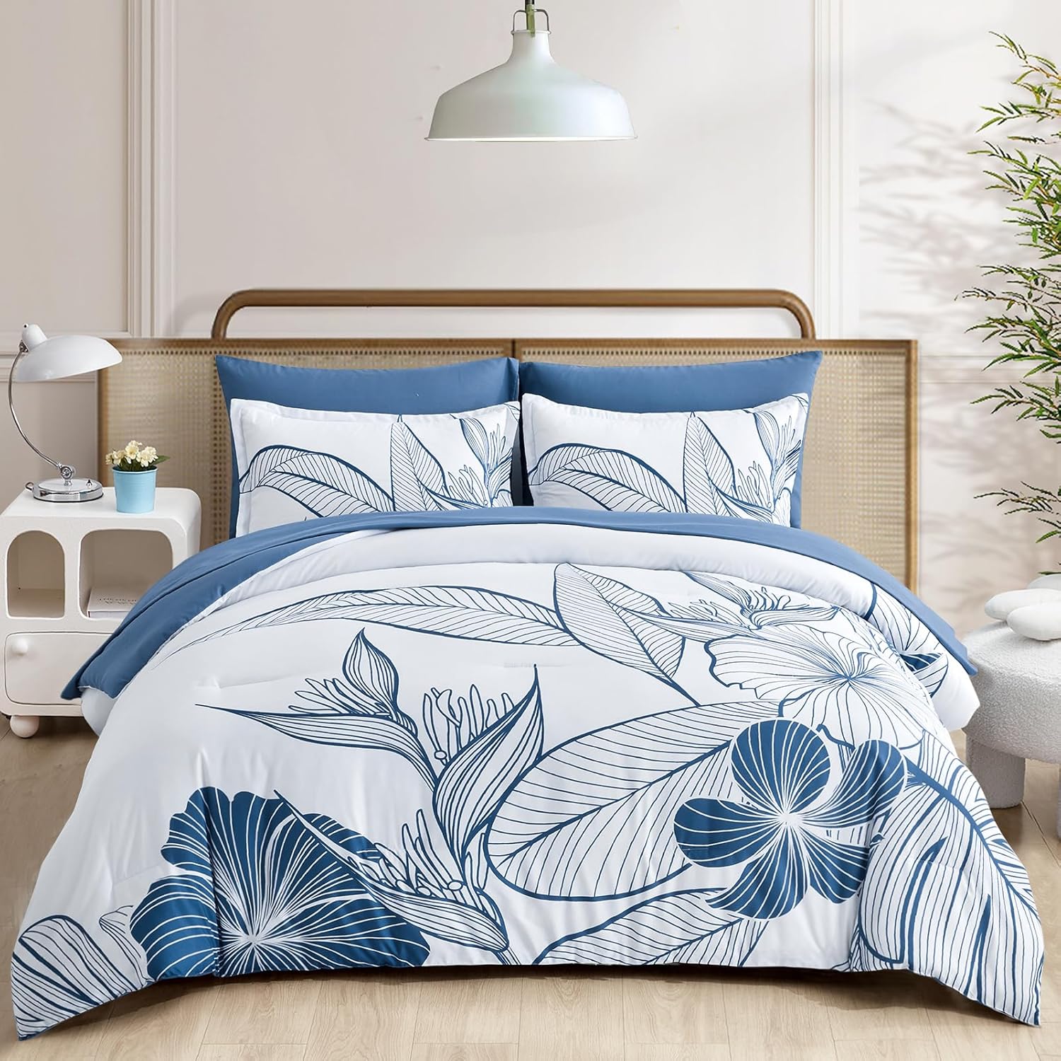 Amazon.com: Xruibed Bed in a Bag Queen Blue and White Flower Pattern ...