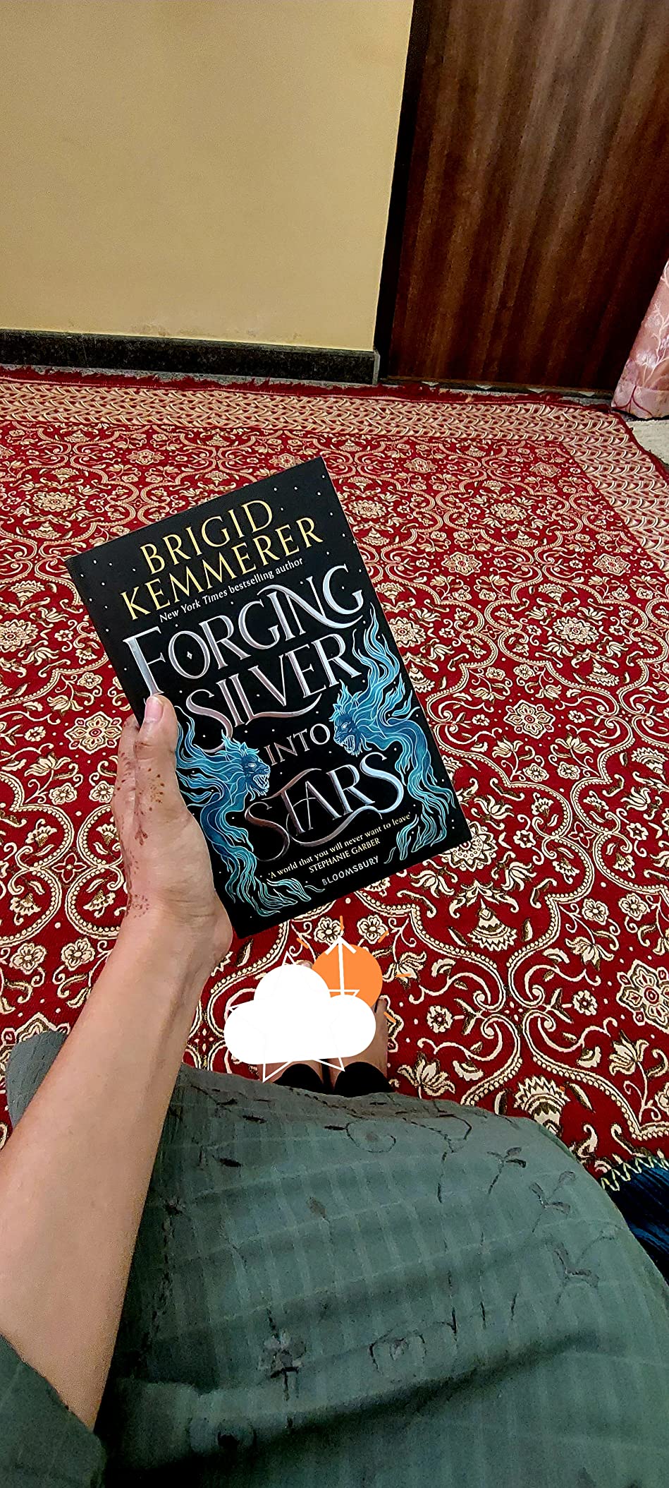 Forging Silver Into Stars : Kemmerer, Brigid: Amazon.in: Books