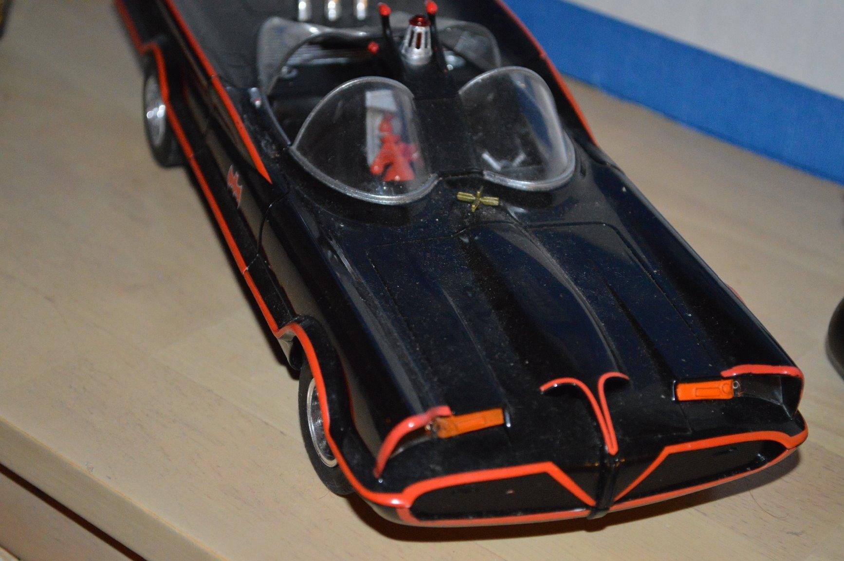 1/18 SCALE BATMOBILE TV VERSION : Amazon.co.uk: Toys & Games