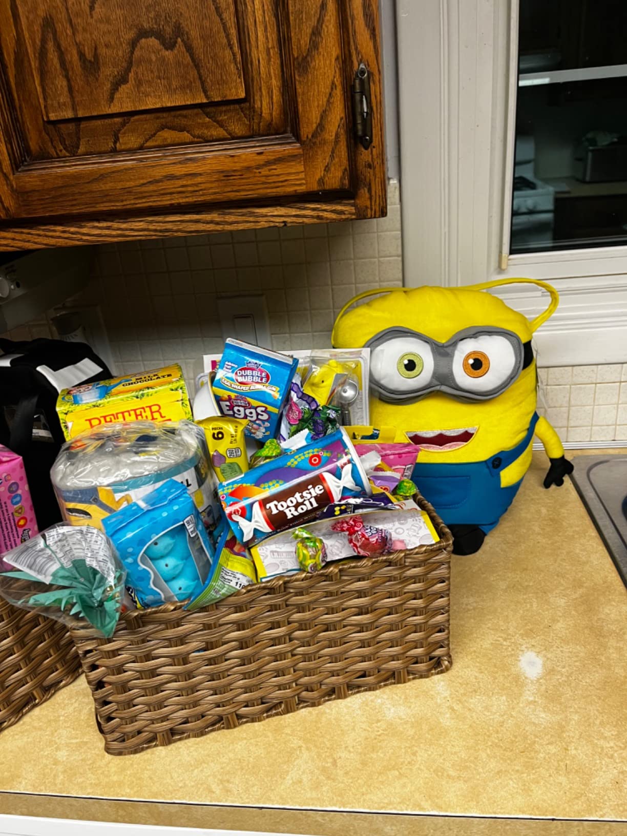 Amazon.com: Universal Despicable Me Minion Jumbo Plush Easter Egg ...