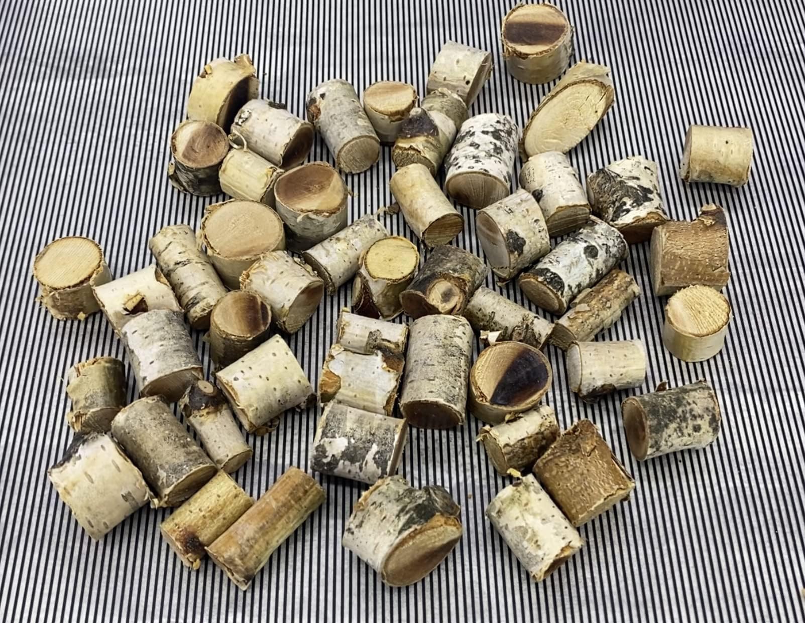 Amazon.com: Natural Mini Wood Slices, Round Birch Slabs, 1.5 to 2.5 ...