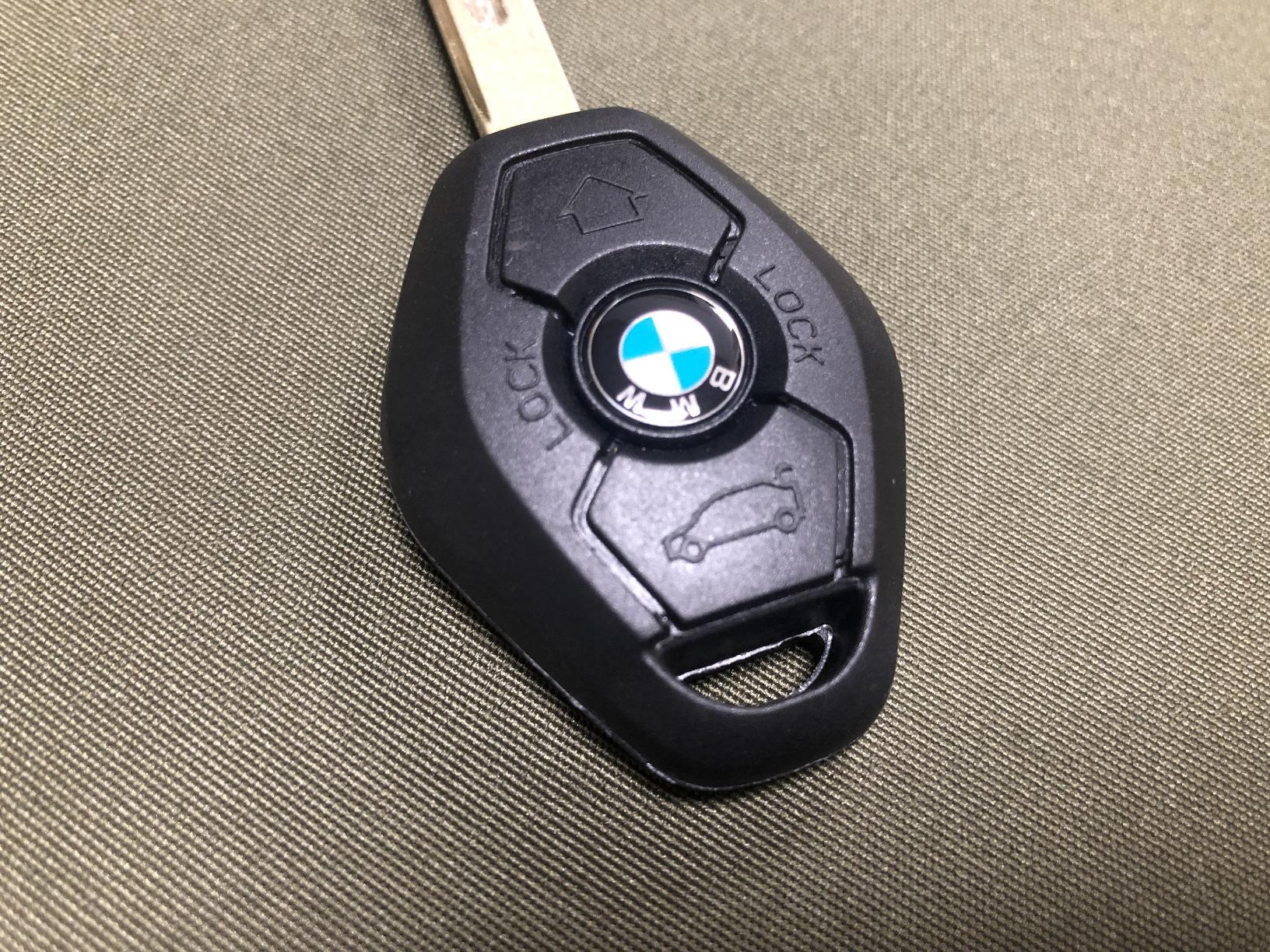 Amazon | BMW純正部品（ドイツ直輸入） 11mm キーエンブレム 66122155754 | エンブレム | 車＆バイク