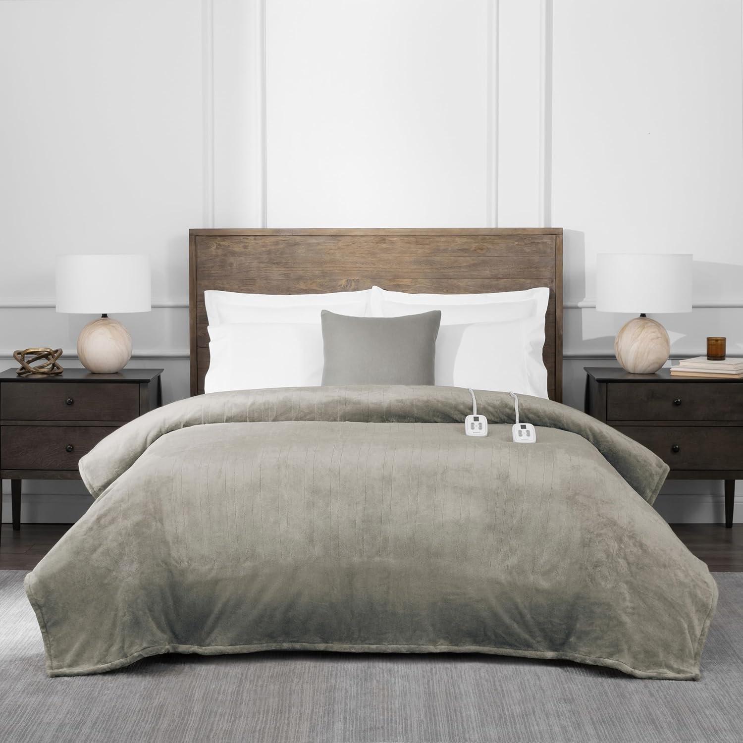 Amazon.com: Brookstone Electric Heated Plush Blanket w/ 10 Heat ...