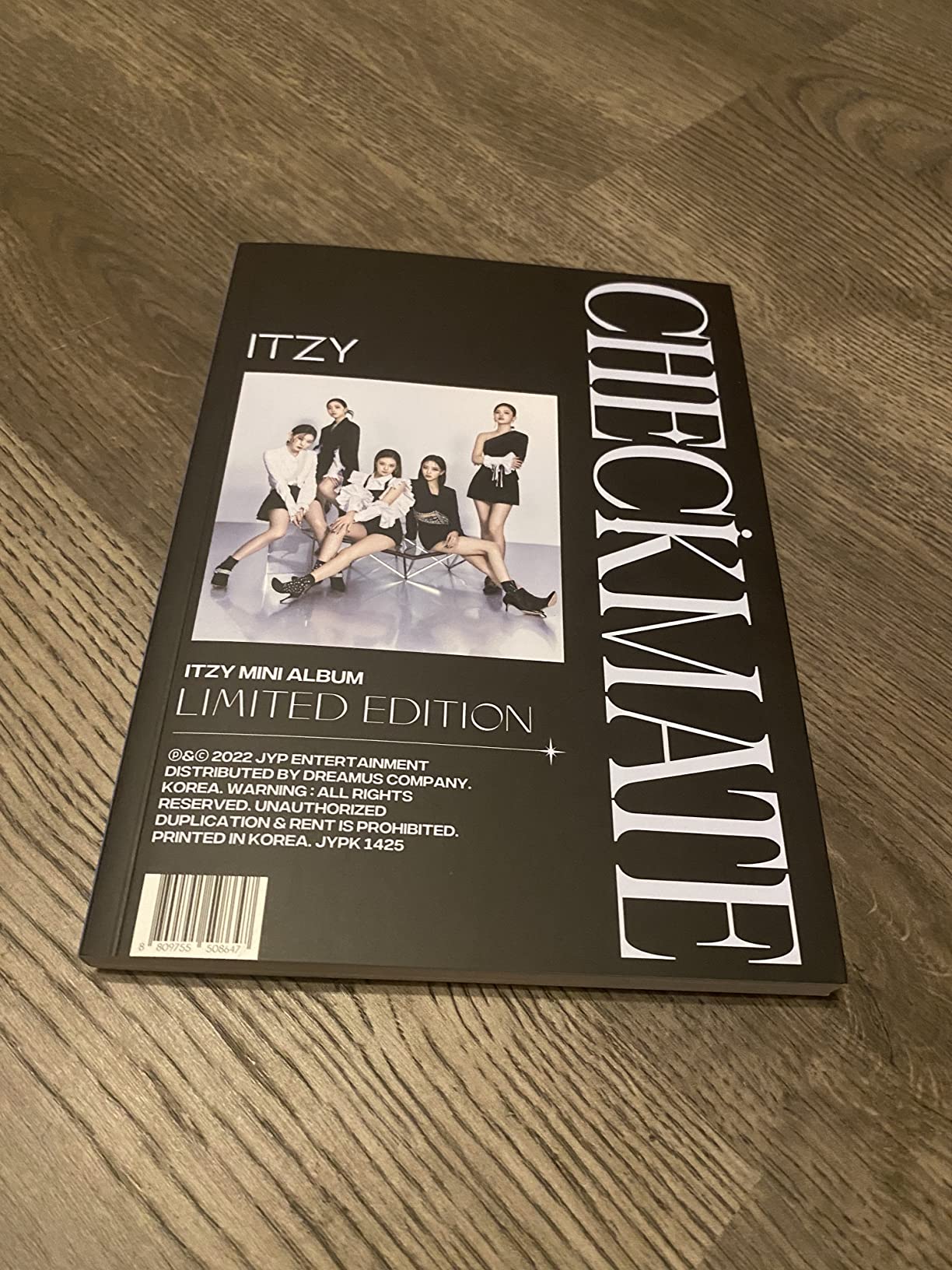 Album Standard Con Poster Pieghevole ITZY - [CHECKMATE] (STANDARD ...