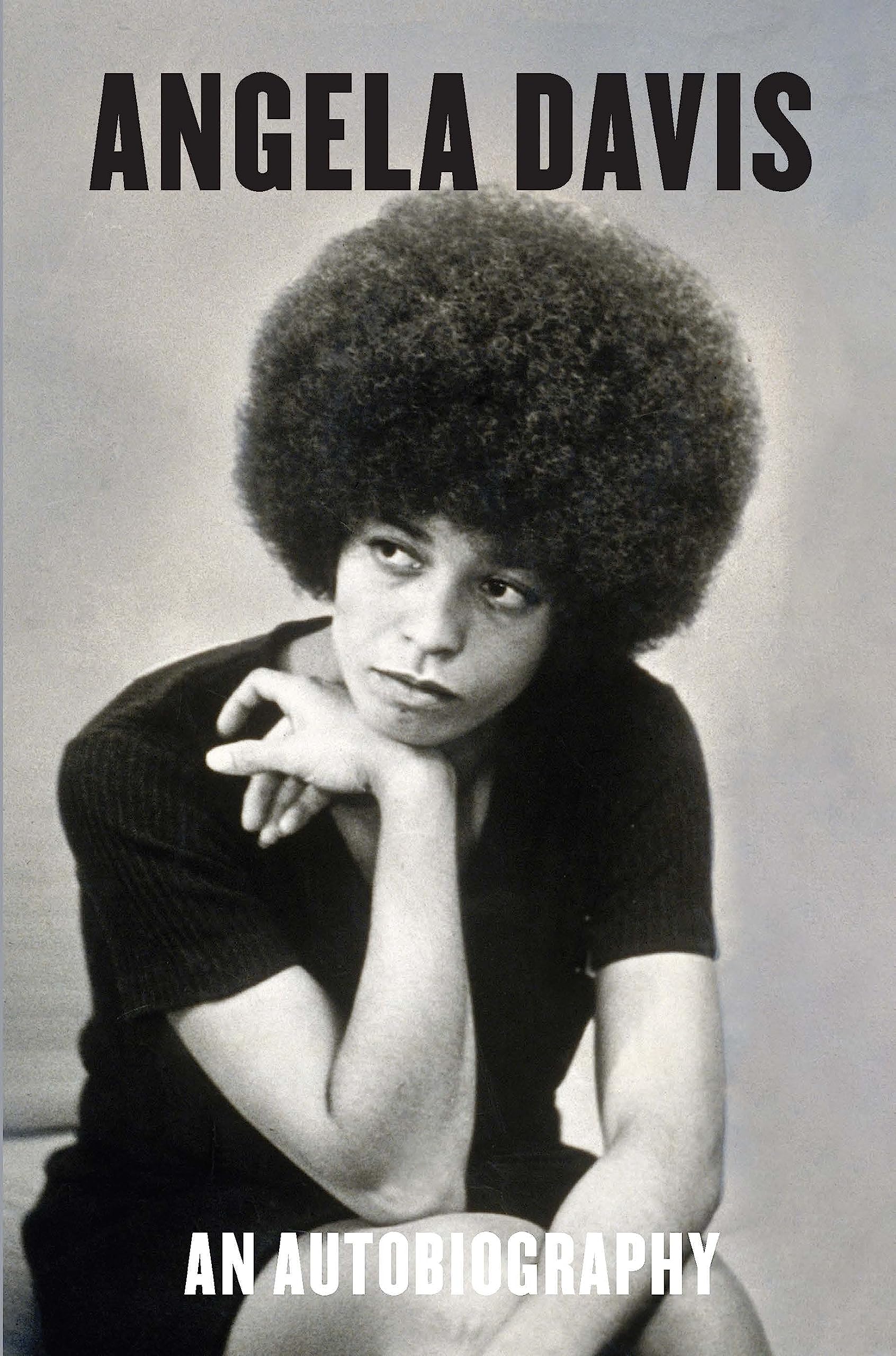 Amazon.com: Angela Davis: An Autobiography: 9781642595680: Davis ...