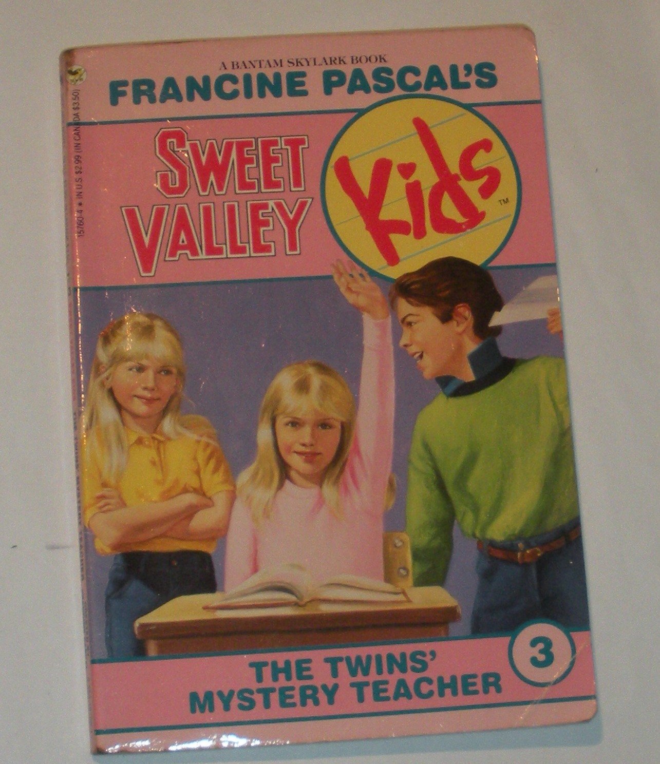 The Twins' Mystery Teacher : Stewart, Molly Mia, Hu, Y-.H.: Amazon.com ...