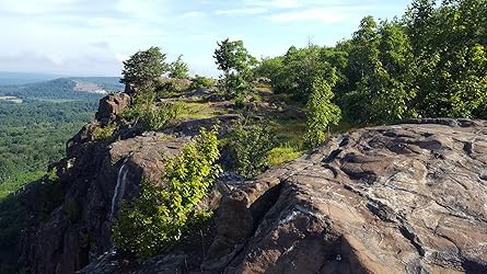 50 Hikes Connecticut (Explorer's 50 Hikes): Hardy, Mary Anne: 9781682682555: Amazon.com: Books