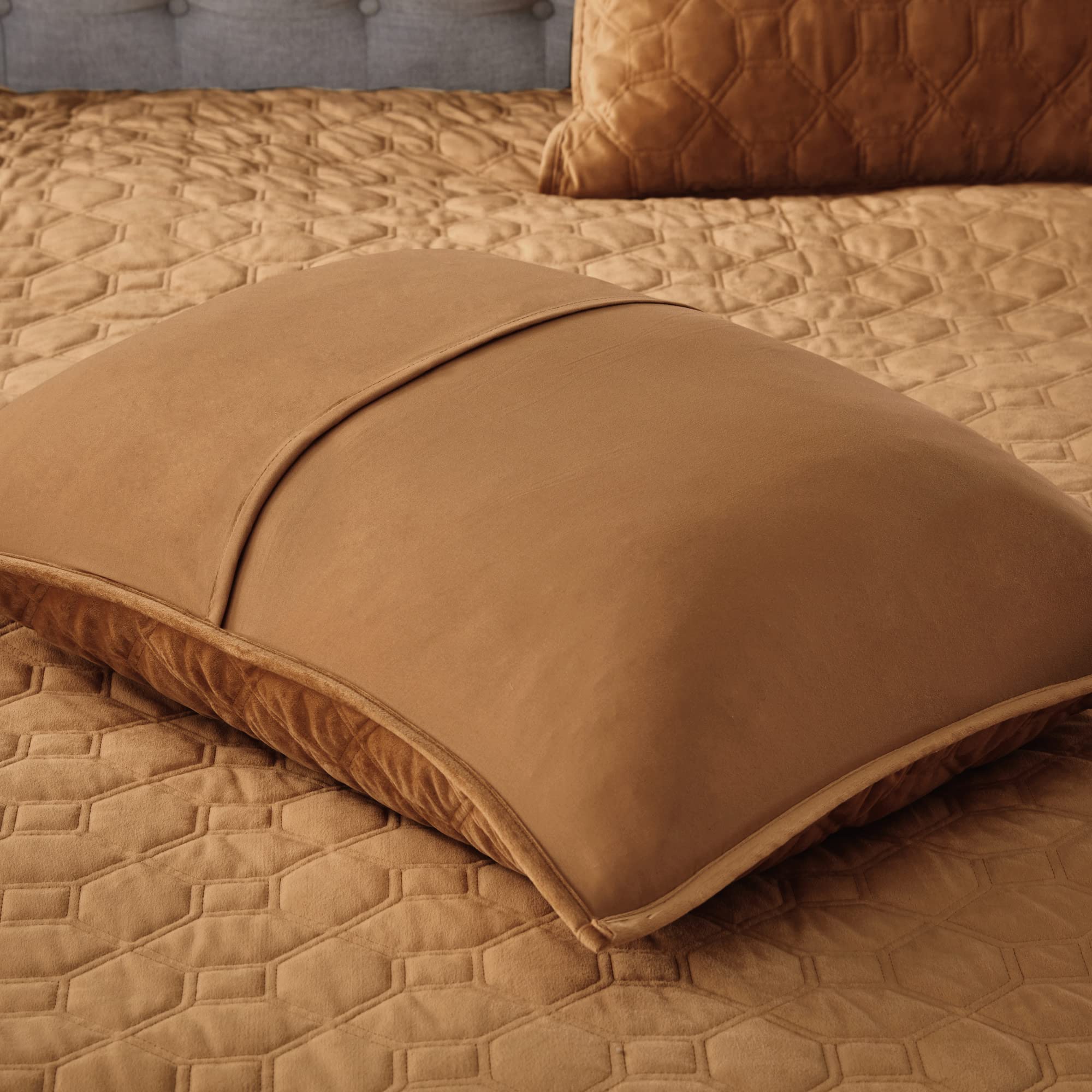 Madison Park Harper Quilt Set Velvet Casual Geometric Stitching Design ...