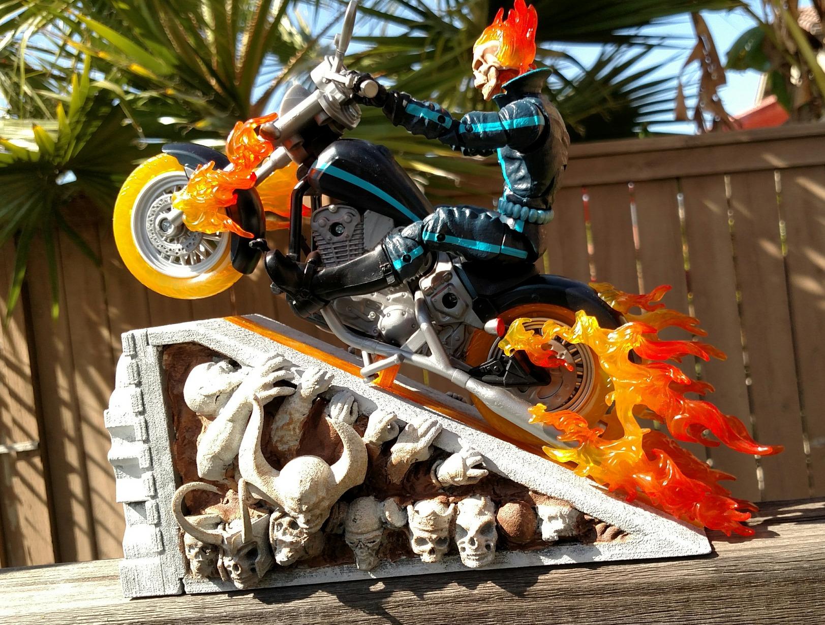Amazon.com: Marvel Legends Series 6-inch Ghost Rider with Flame Cycle ...