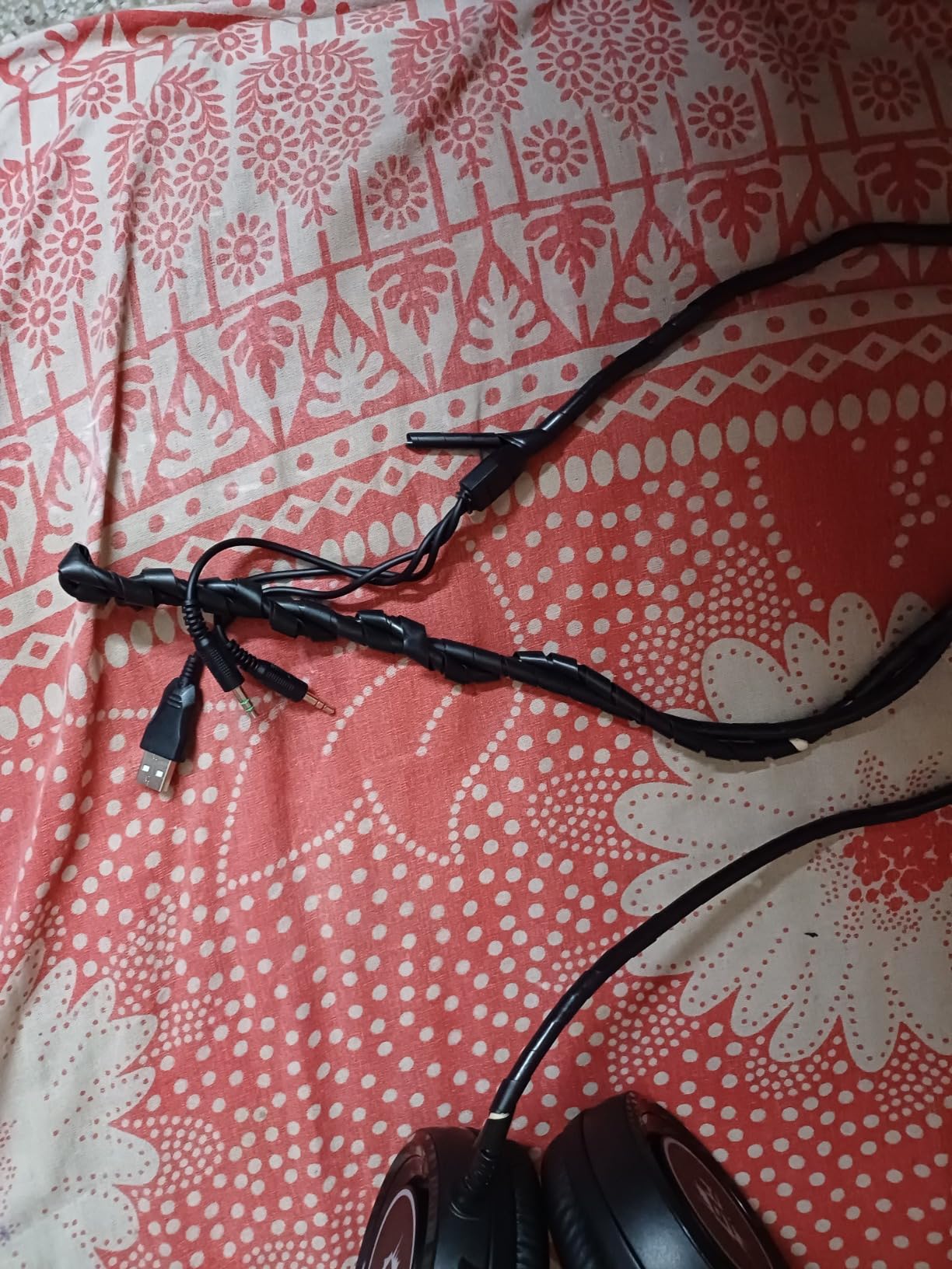 Redgear Cloak Wired RGB Wired Over Ear Gaming Headphones with Mic for ...