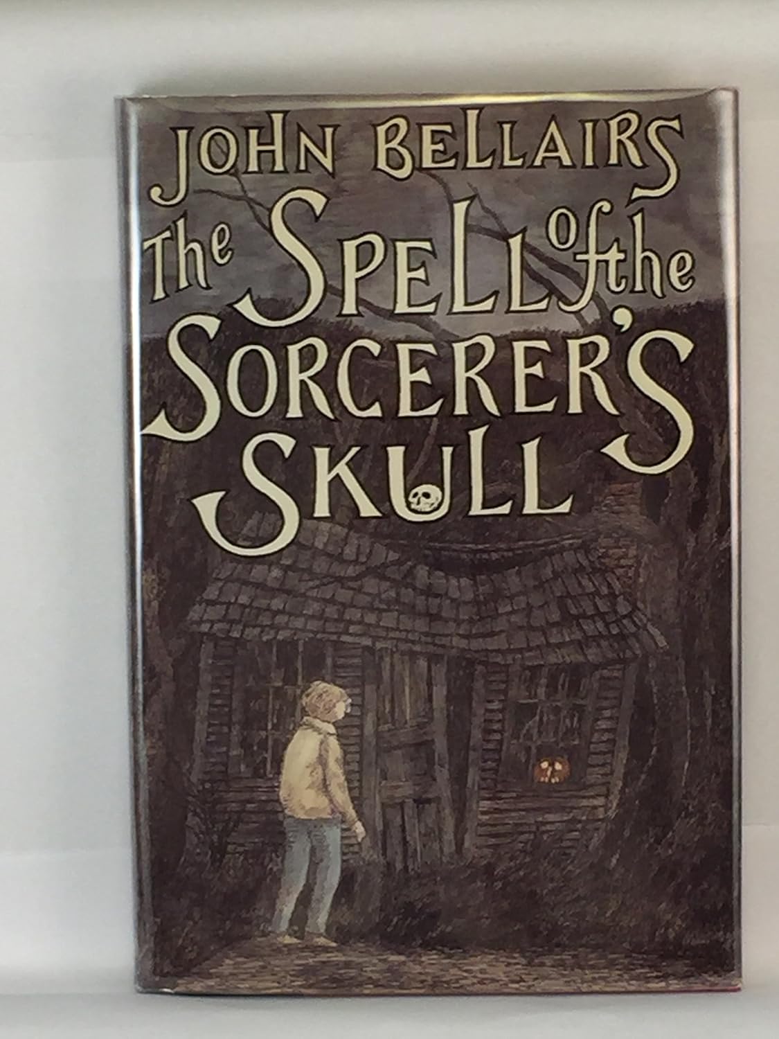 The Spell of the Sorcerer's Skull: Bellairs, John: 9780803701205 ...