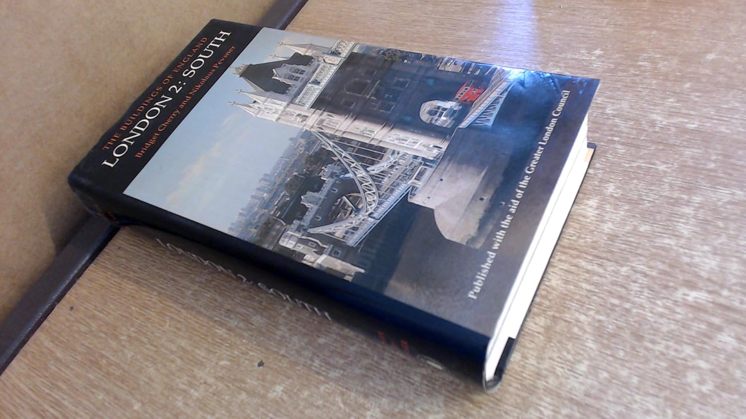 London 2: South: Cherry, Bridget & Nikolaus Pevsner: 9780140710472 ...