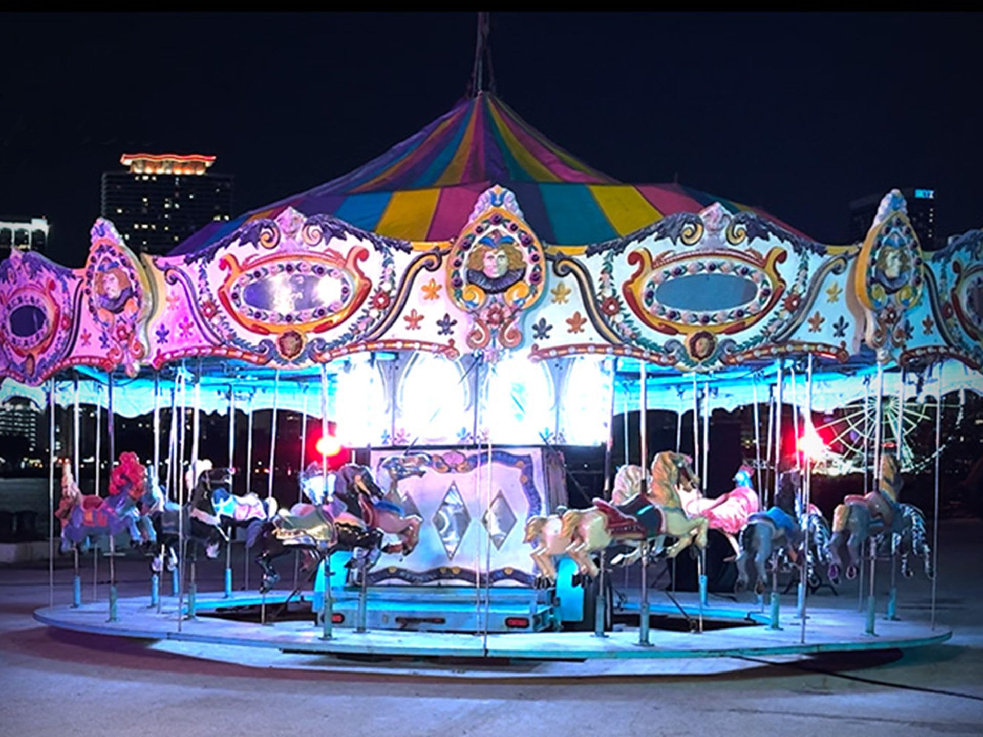 No Vale La Pena song by Juan Gabriel & María José from Eternamente ...