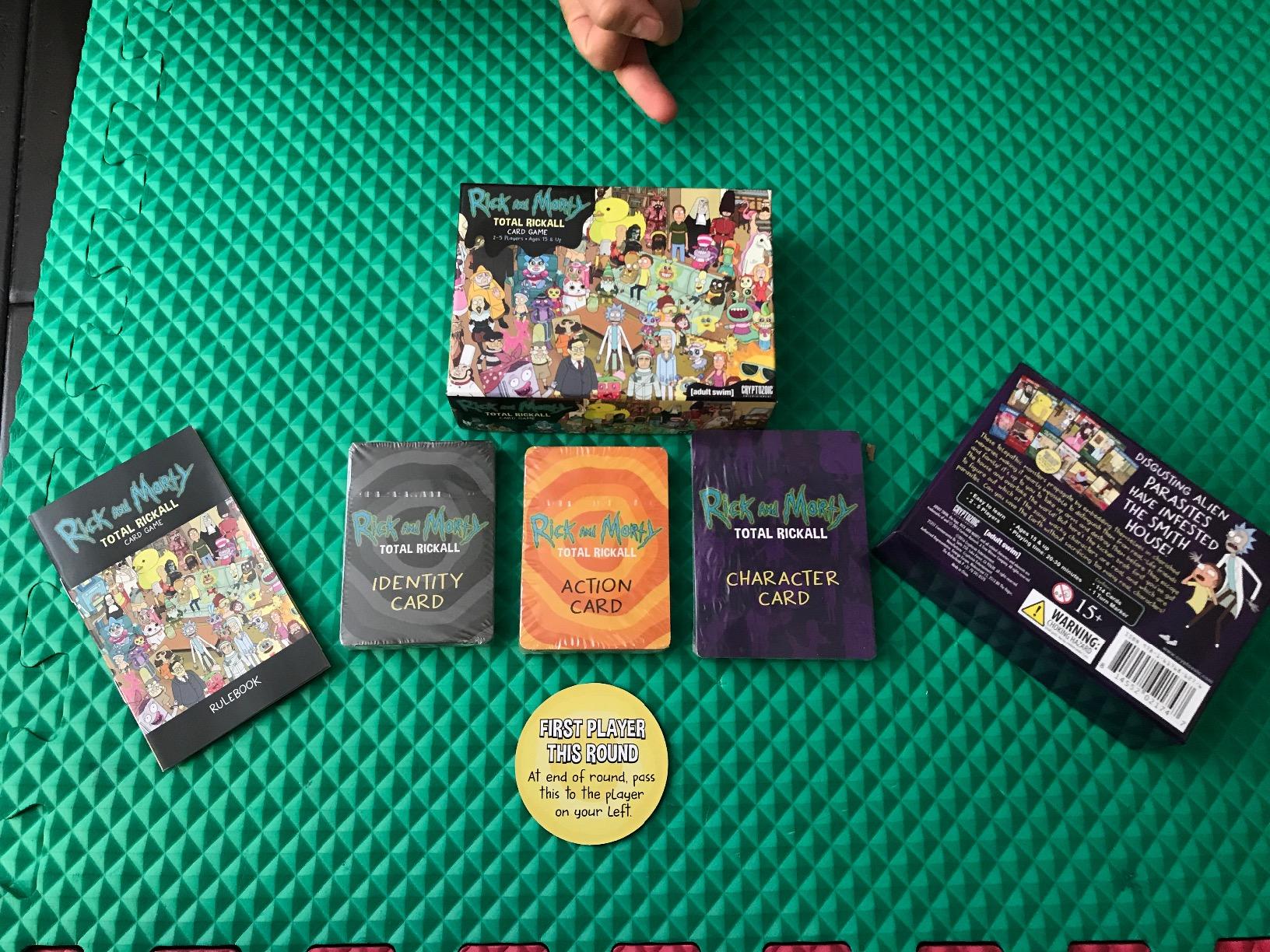 Amazon.com: Rick and Morty Total Rickall Cooperative Card Game : Toys ...