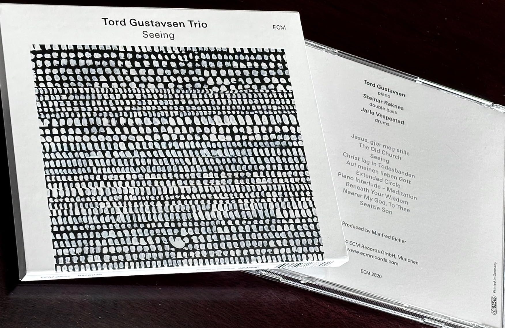 Amazon | Seeing - Tord Gustavsen trio | Tord Gustavsen trio | ジャズ | ミュージック