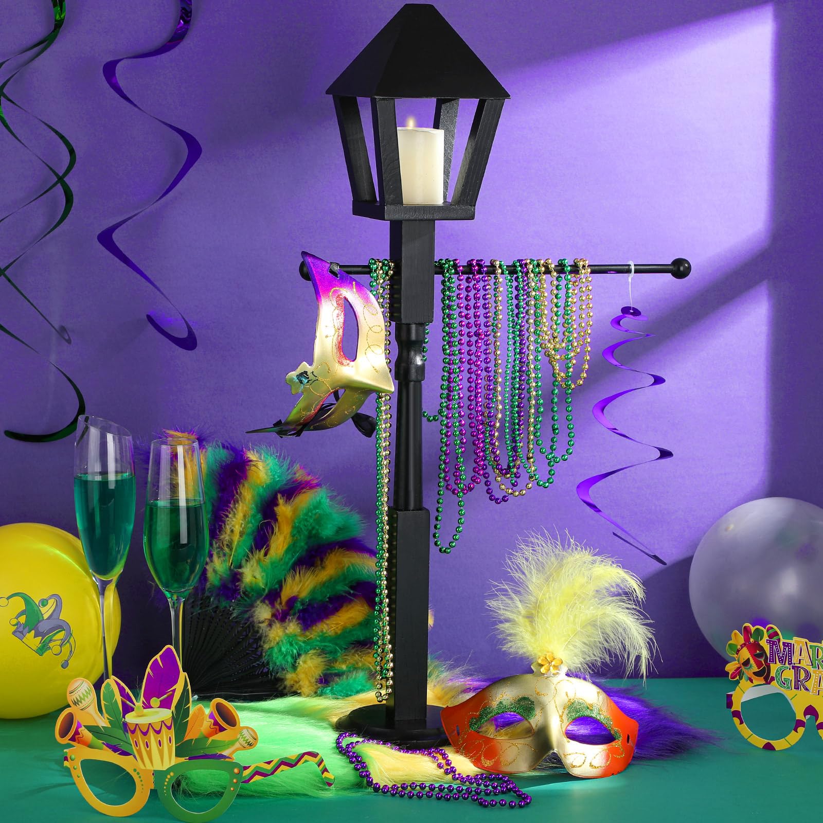 Table Centerpieces With Street Lamp Post