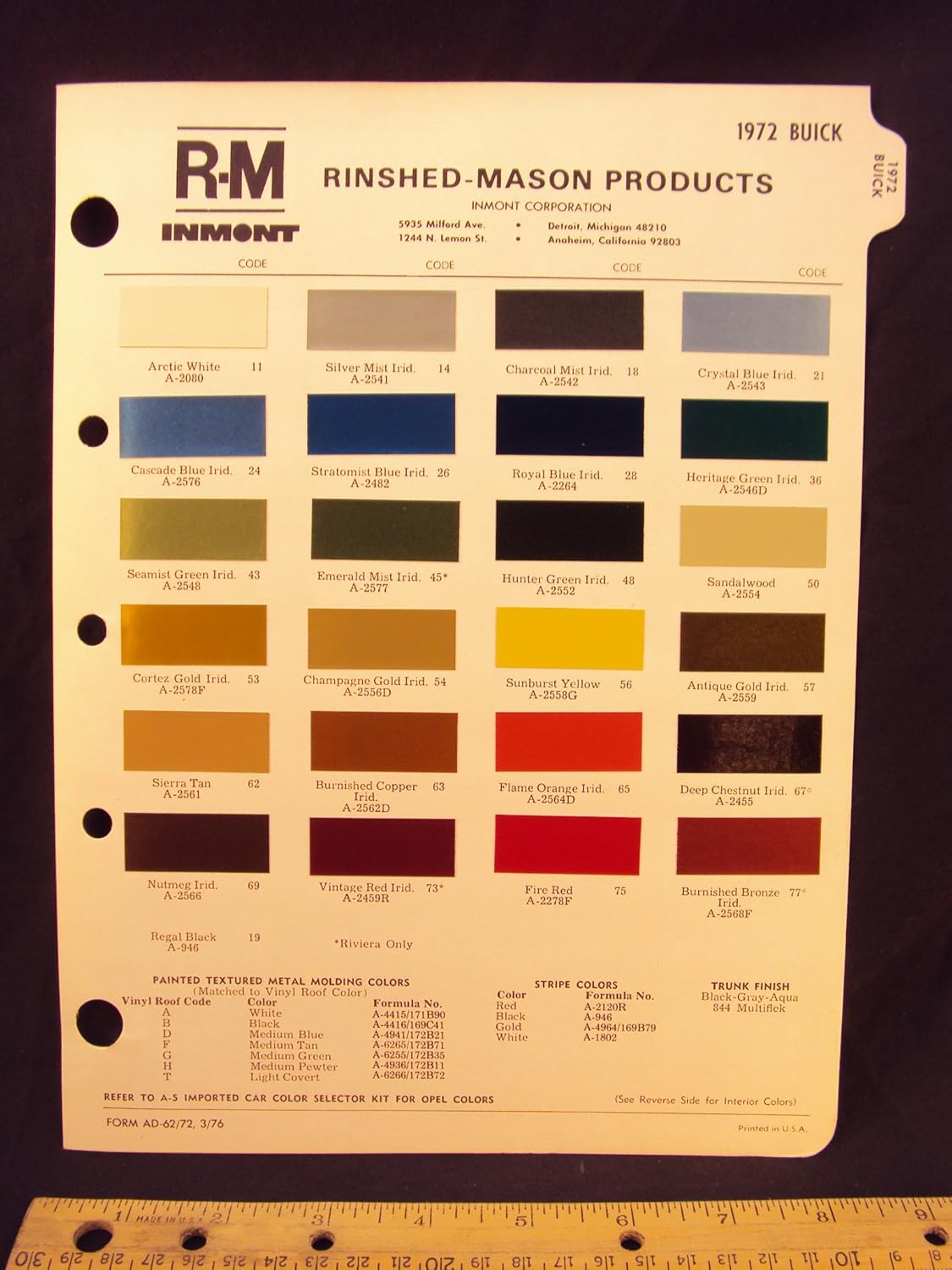 1972 BUICK Paint Colors Chip Page: General Motor: Amazon.com: Books