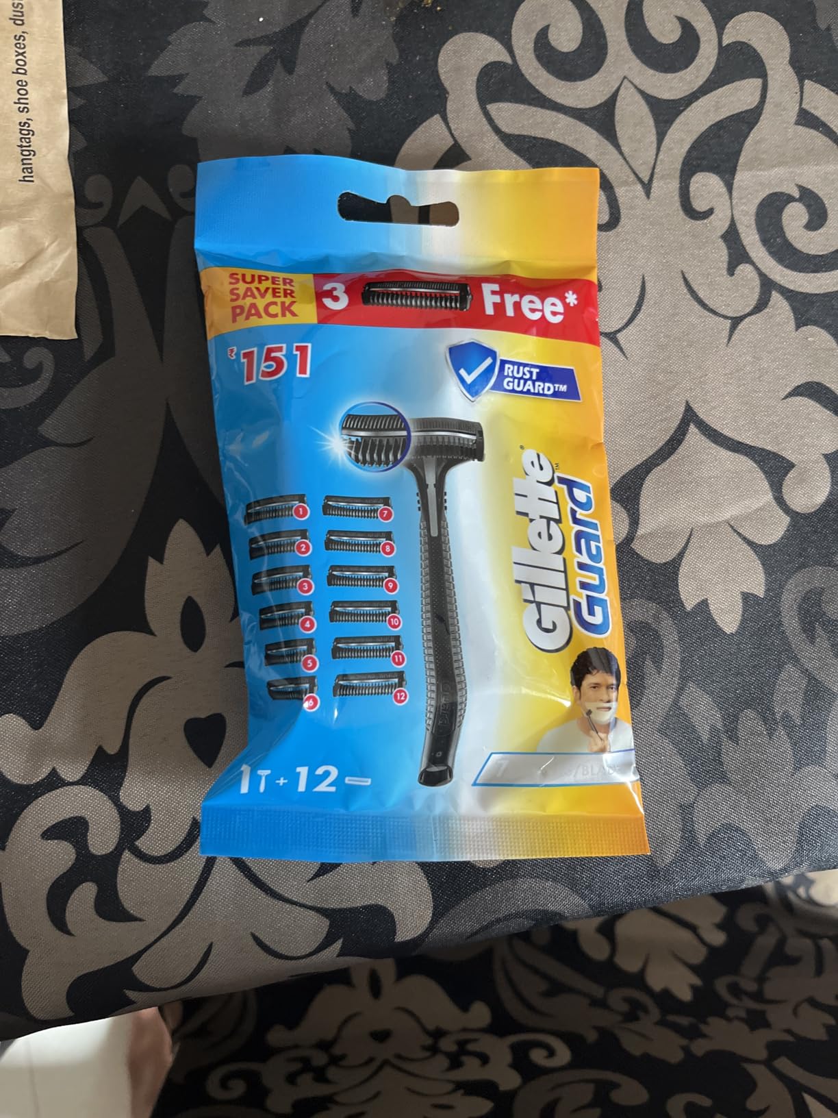 Gillette Guard Shaving Razor for Men (1 Razor with 12 blades) | Super ...