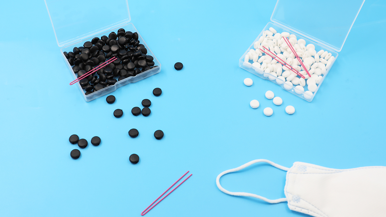 Watch How to thread the elastic cord locks on Amazon Live