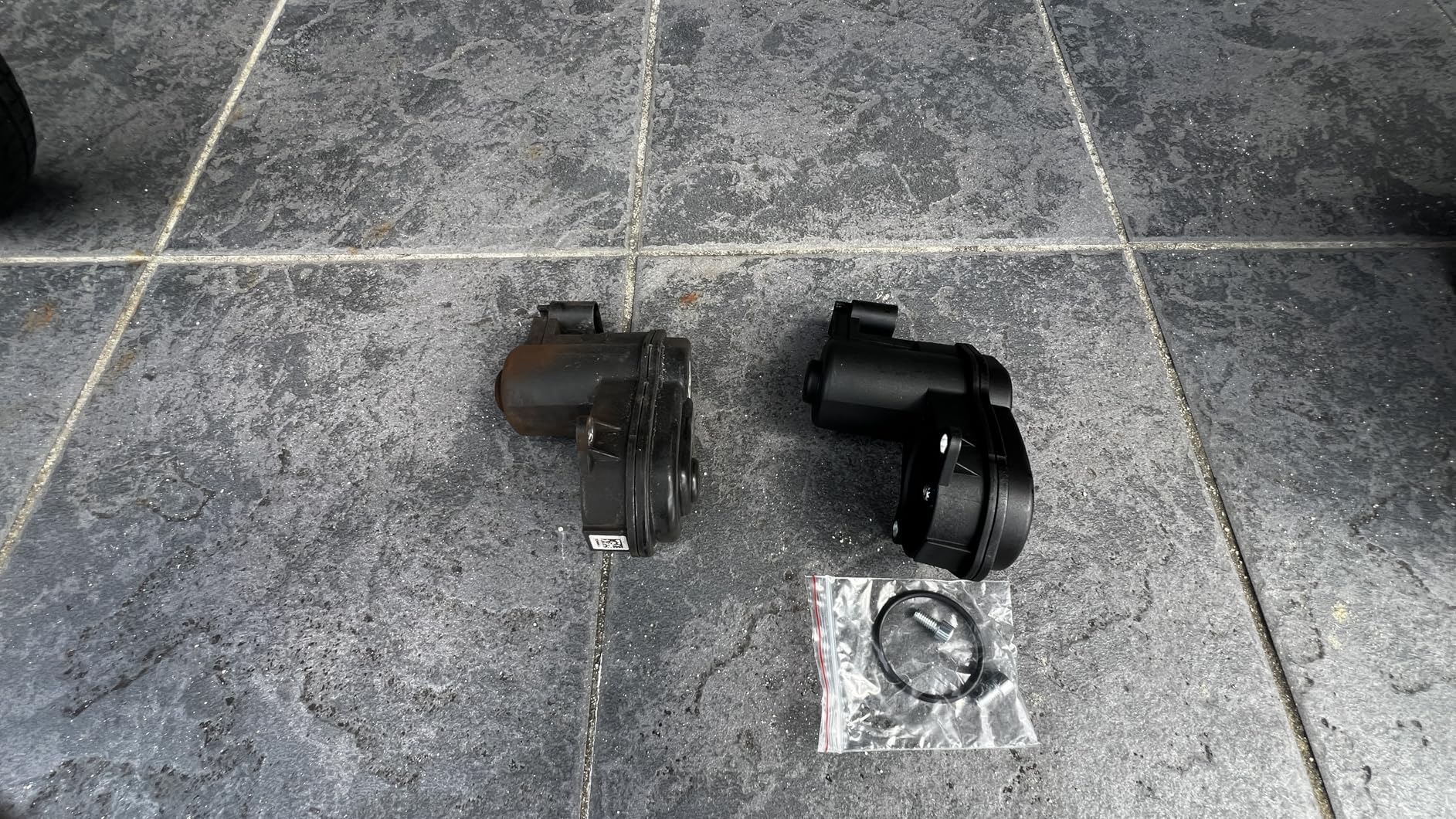Amazon | パーキング ブレーキ サイドブレーキ EMF アクチュエーター リアブレーキ BMW F10 F11 F12 F13 F06 ...