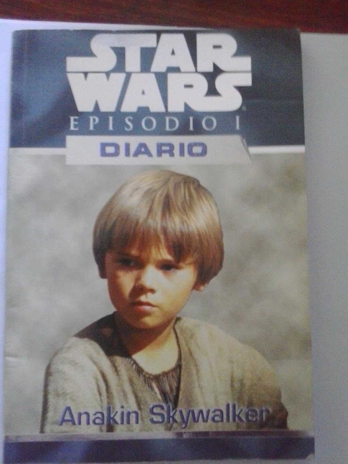 Amazon.com: Anakin Skywalker: 9788440694447: Todd Strasser: Books