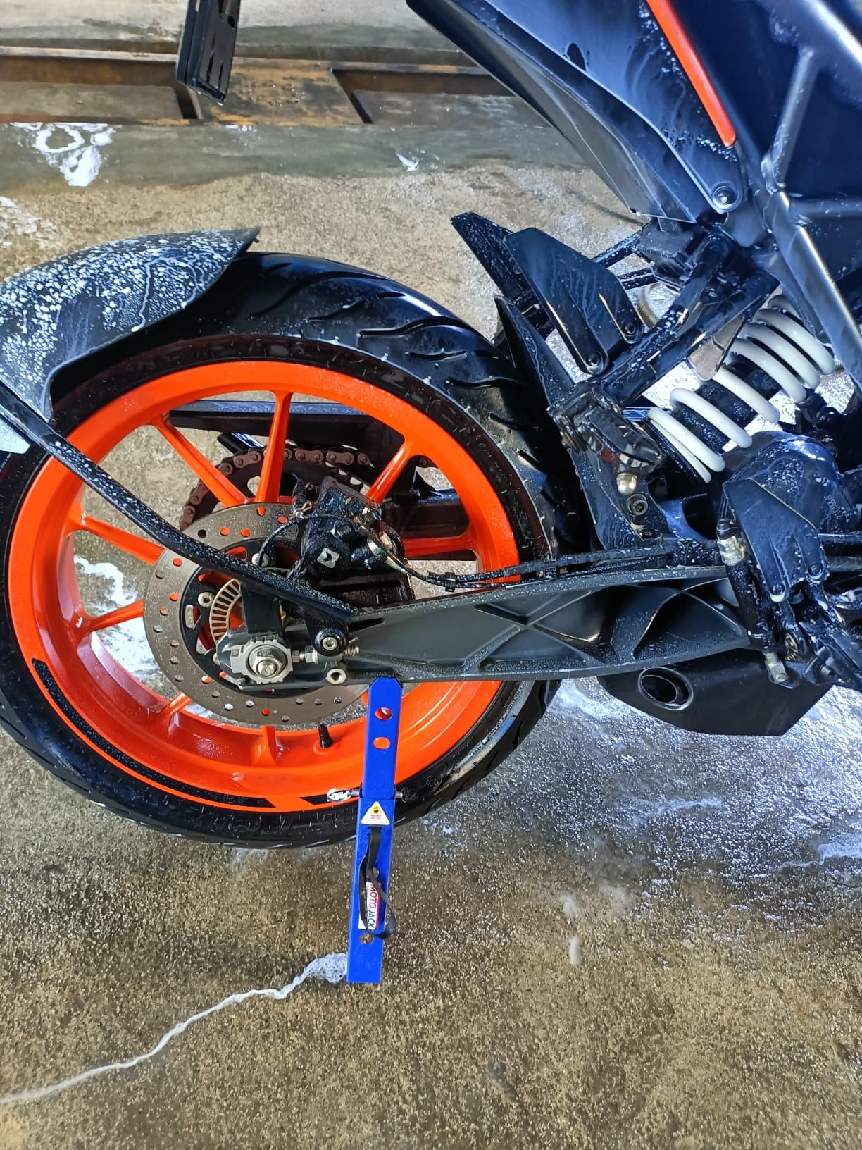 BlueBurns MotoJack Smart, Portable & Adjustable Jack for Superbikes and ...