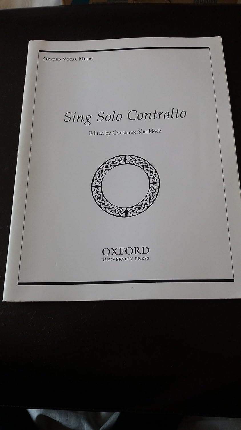 Sing Solo Contralto: Shacklock, Constance: 9780193850163: Amazon.com: Books