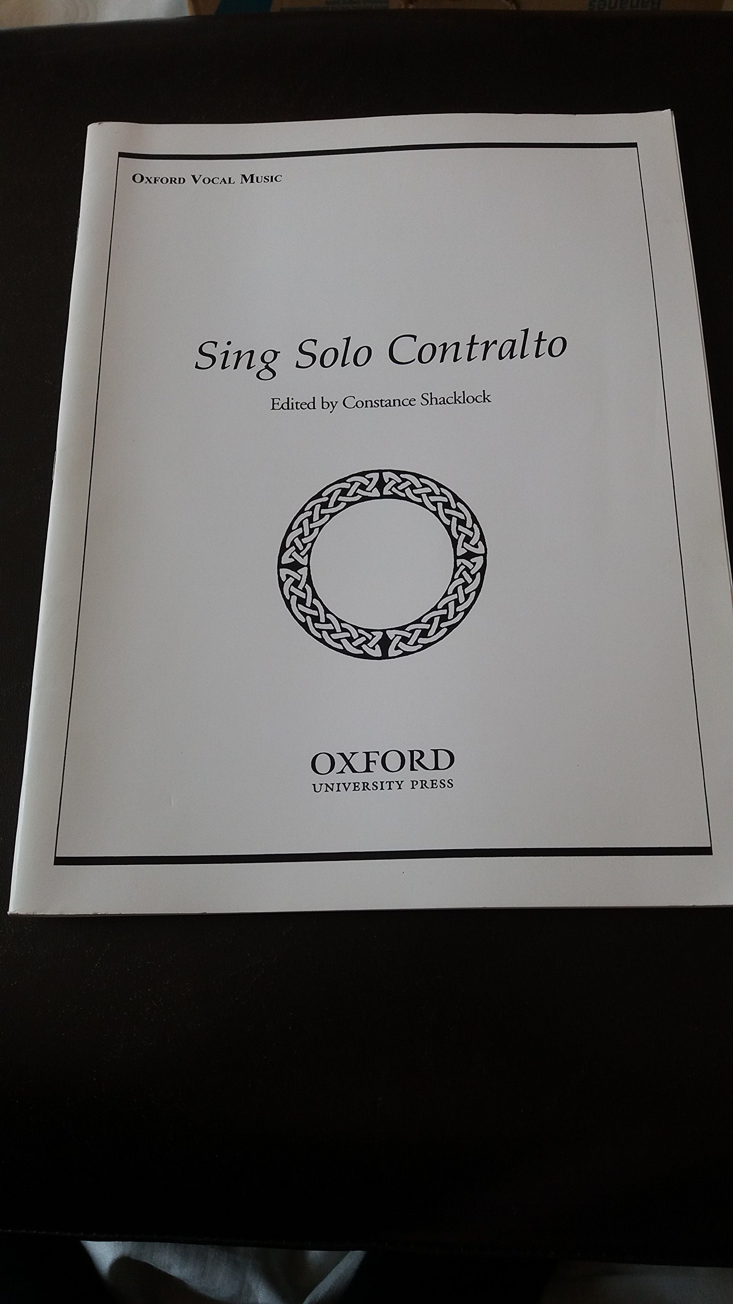 Sing Solo Contralto: Shacklock, Constance: 9780193850163: Amazon.com: Books