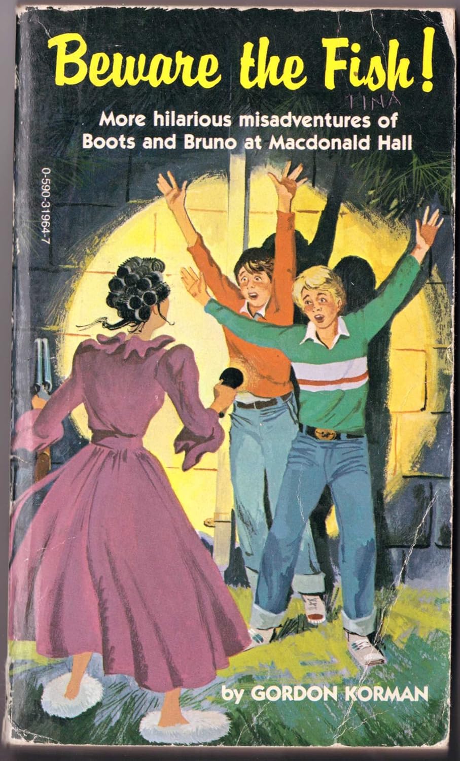 Beware the Fish!: Gordon Korman: 9780590319645: Amazon.com: Books