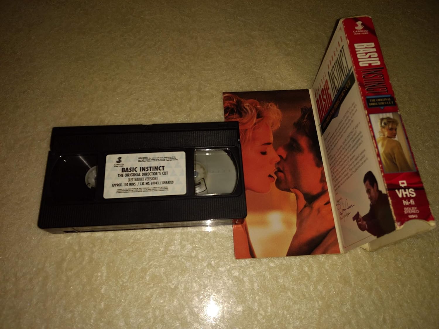 Amazon.com: Basic Instinct [VHS] : Michael Douglas, Sharon Stone ...