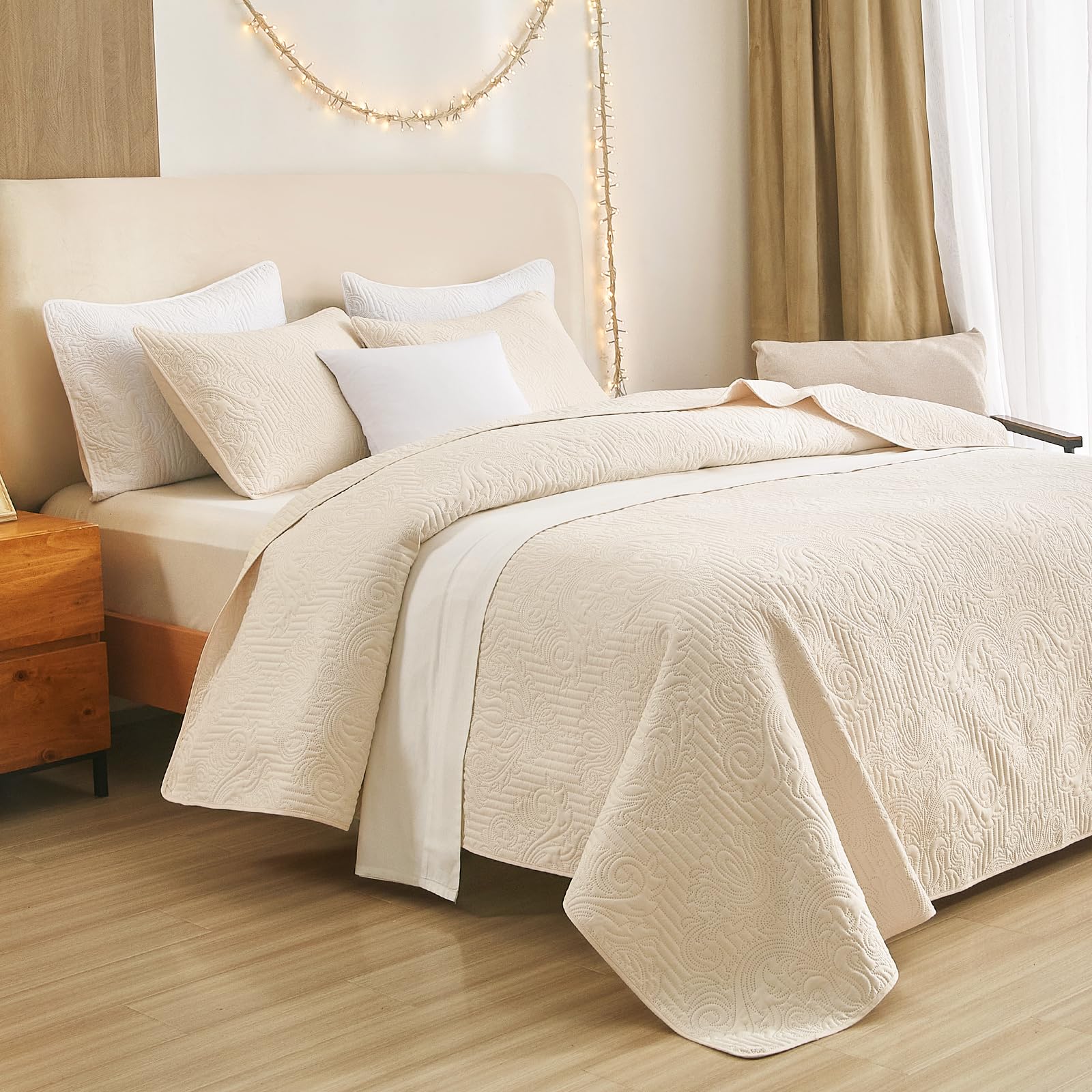 HiSnug Cream Quilt Set Queen Size - Lightweight Summer Bedspread, Soft ...