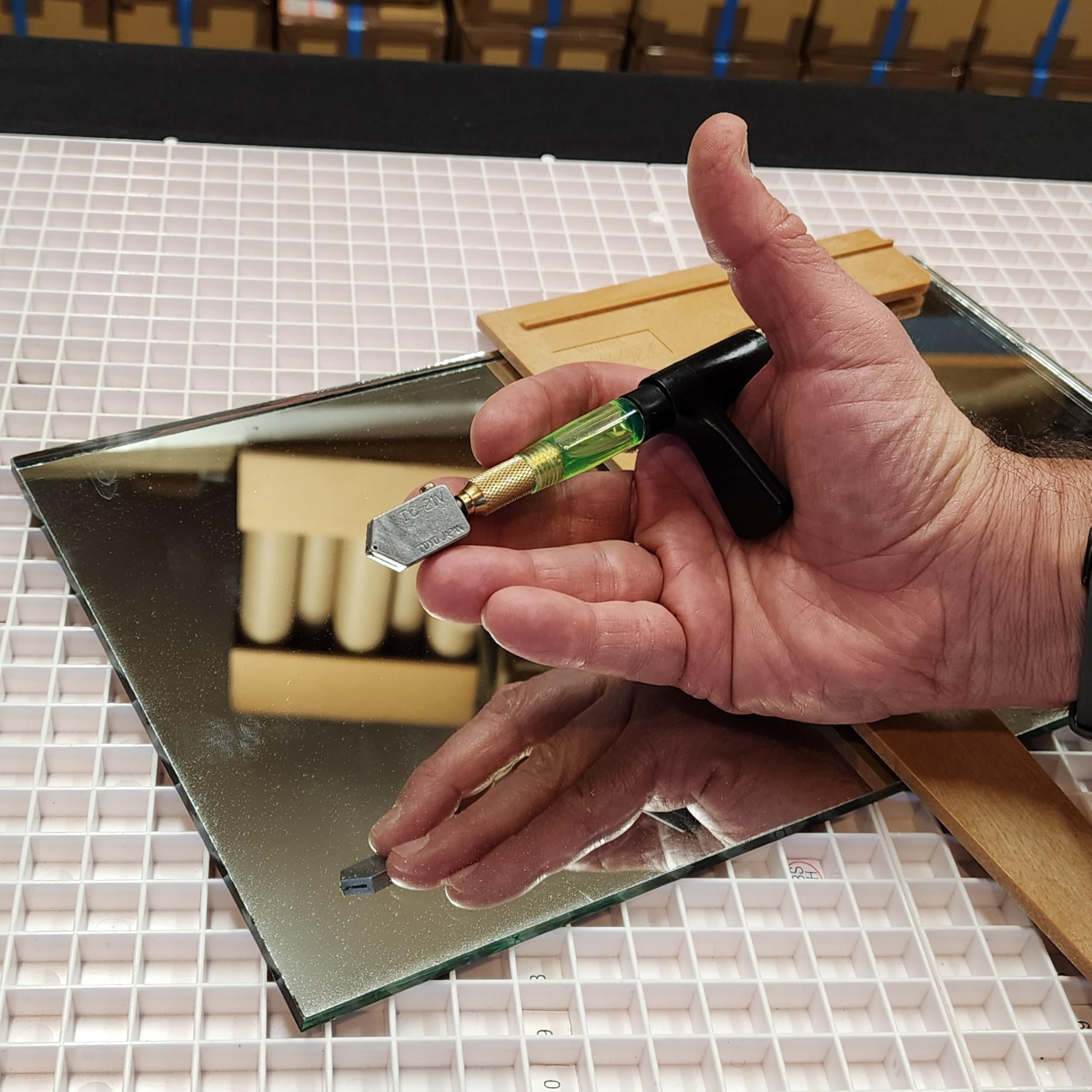 Snapklik.com : TOYO TC21SVR Custom Grip Supercutter Glass Cutter ...