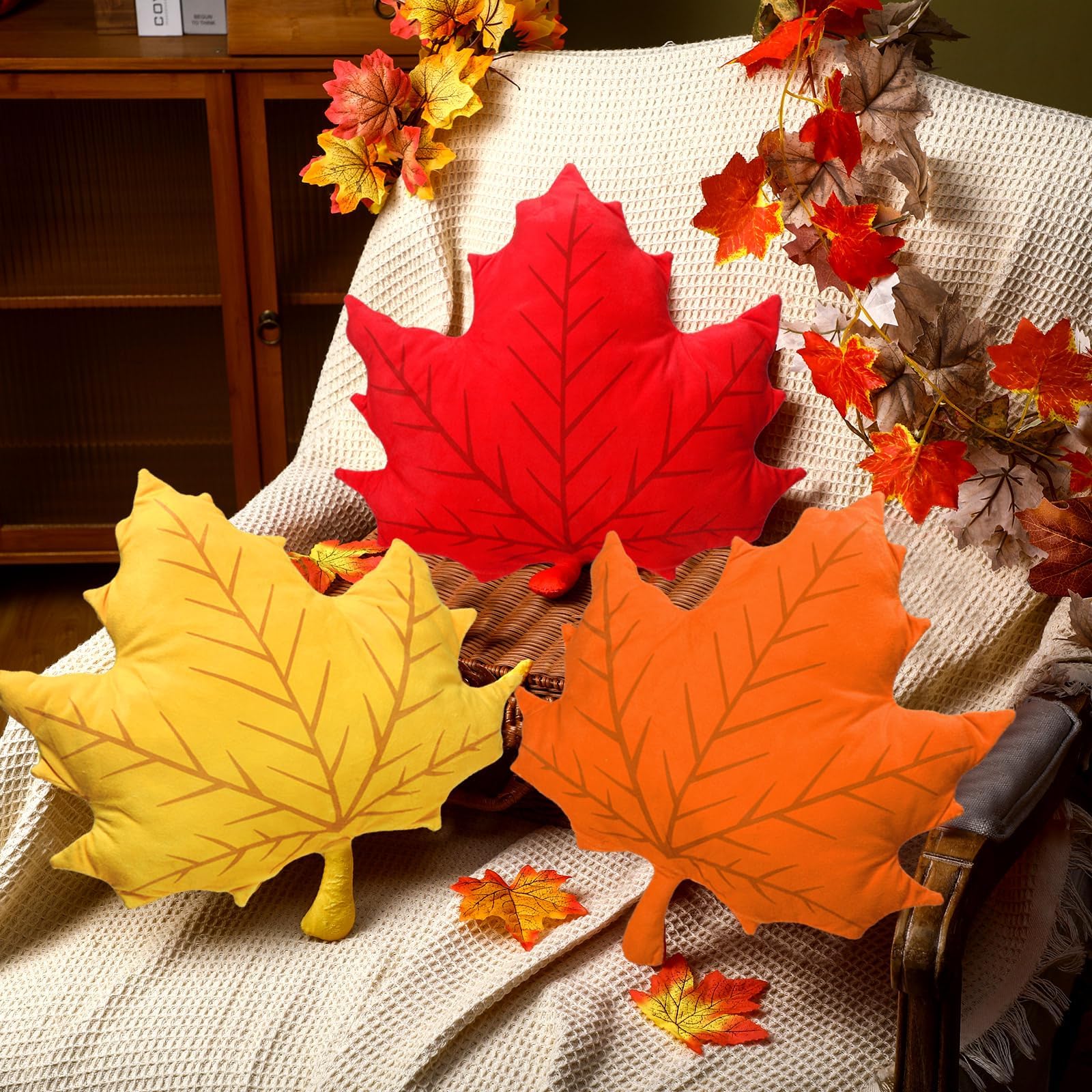 Amazon.com: Suzile 3 Pcs Thanksgiving Throw Pillows Maple Leaf 3D ...