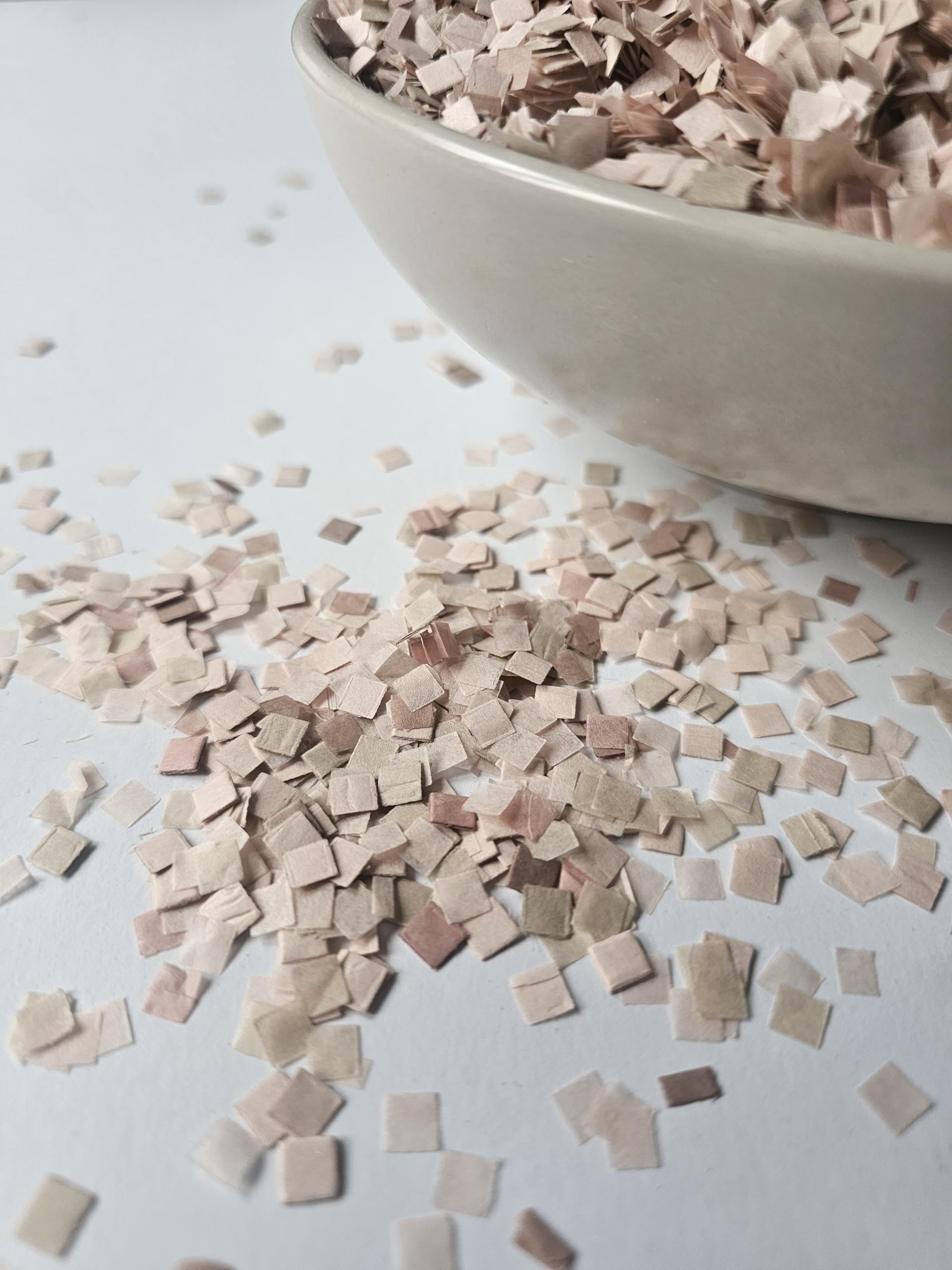 Snapklik.com : Soft Blush Champagne Peach Ivory Confetti Biodegradable ...