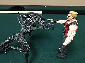 Amazon.com: NECA Player Select 7" Duke Nukem Forever Action Figure 1 ...