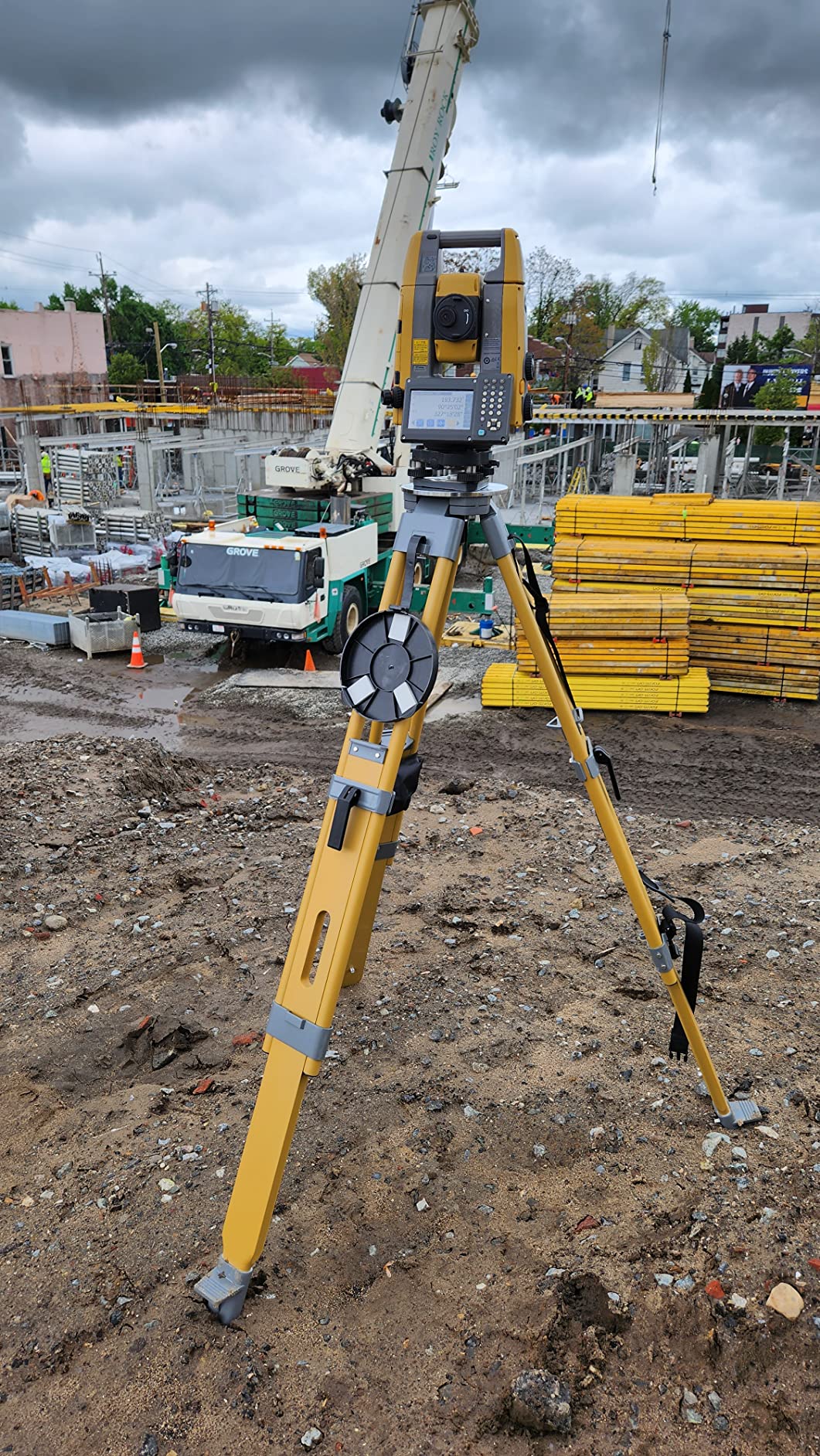 Amazon.com : Topcon TP-15 Heavy-Duty Wood/Fiberglass Tripod 1030649-01 ...