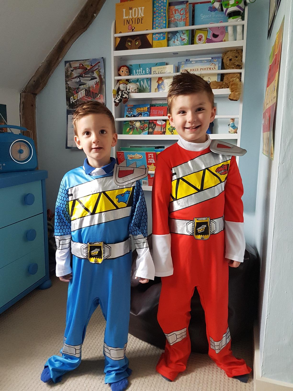 Rubie's Official Power Rangers Dino Charge Blue Ranger Deluxe, Children ...