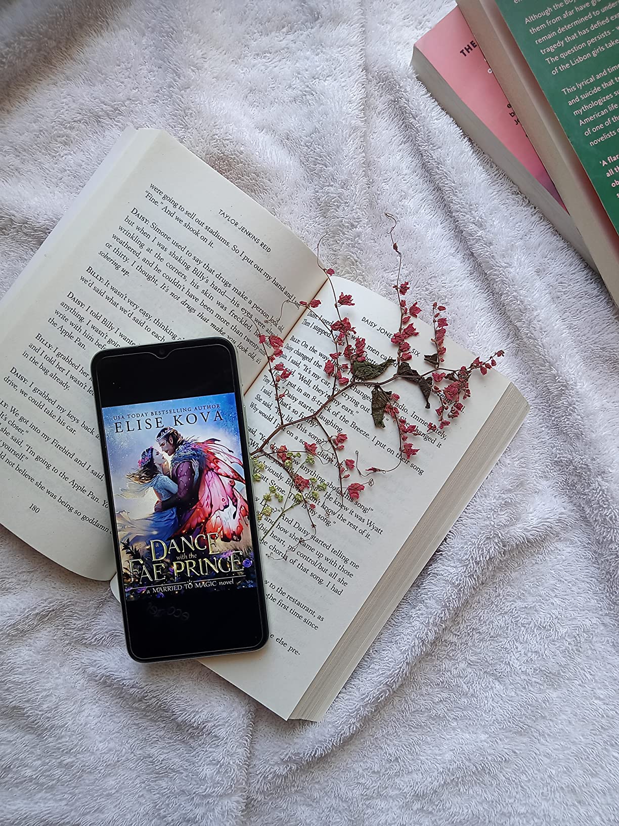 A Dance with the Fae Prince: 2 (Married to Magic) : Kova, Elise: Amazon ...