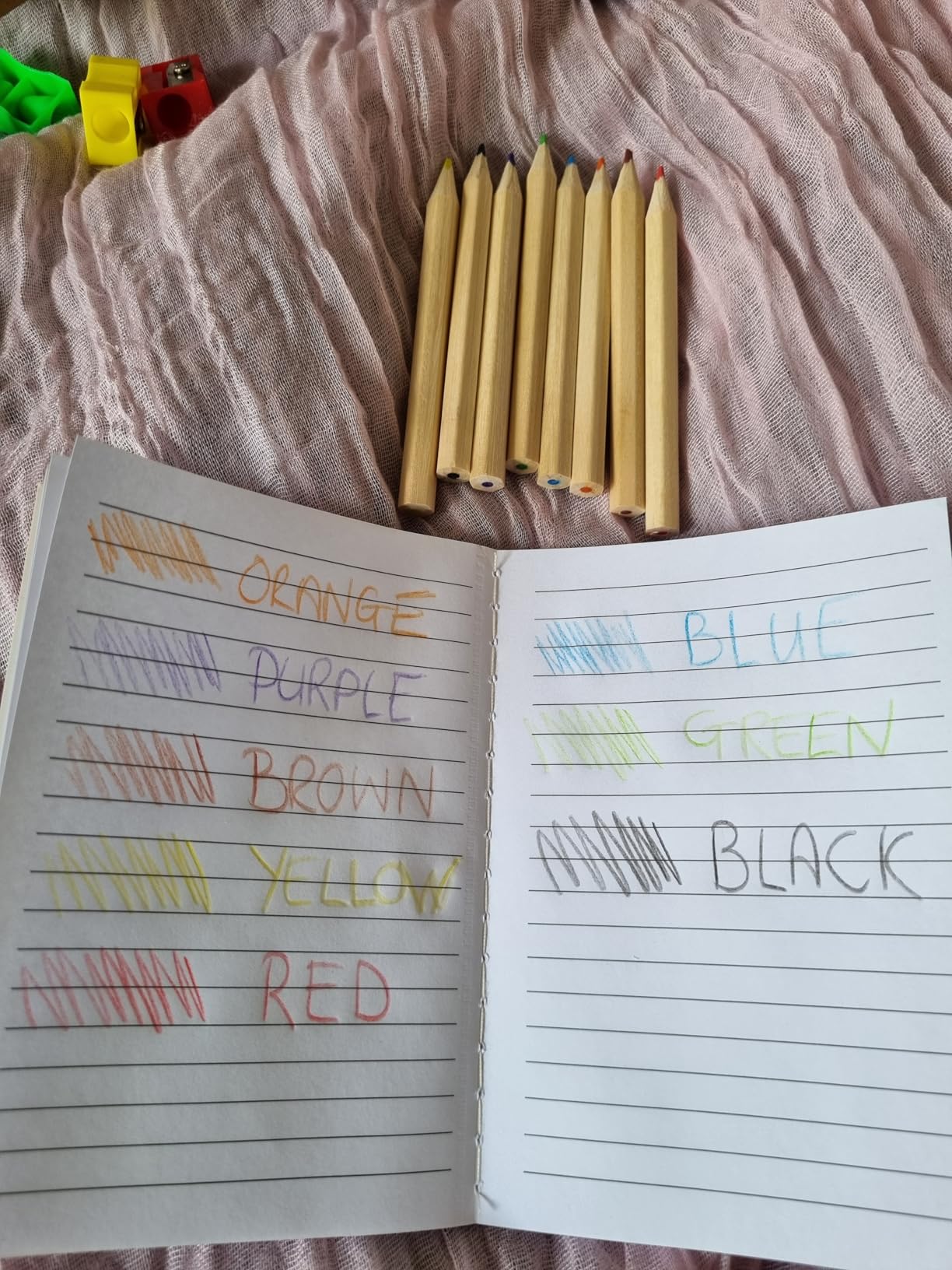 Sheryl&Rain 128 Pcs Mini Colouring Pencils, 8 Assorted Colours Small ...