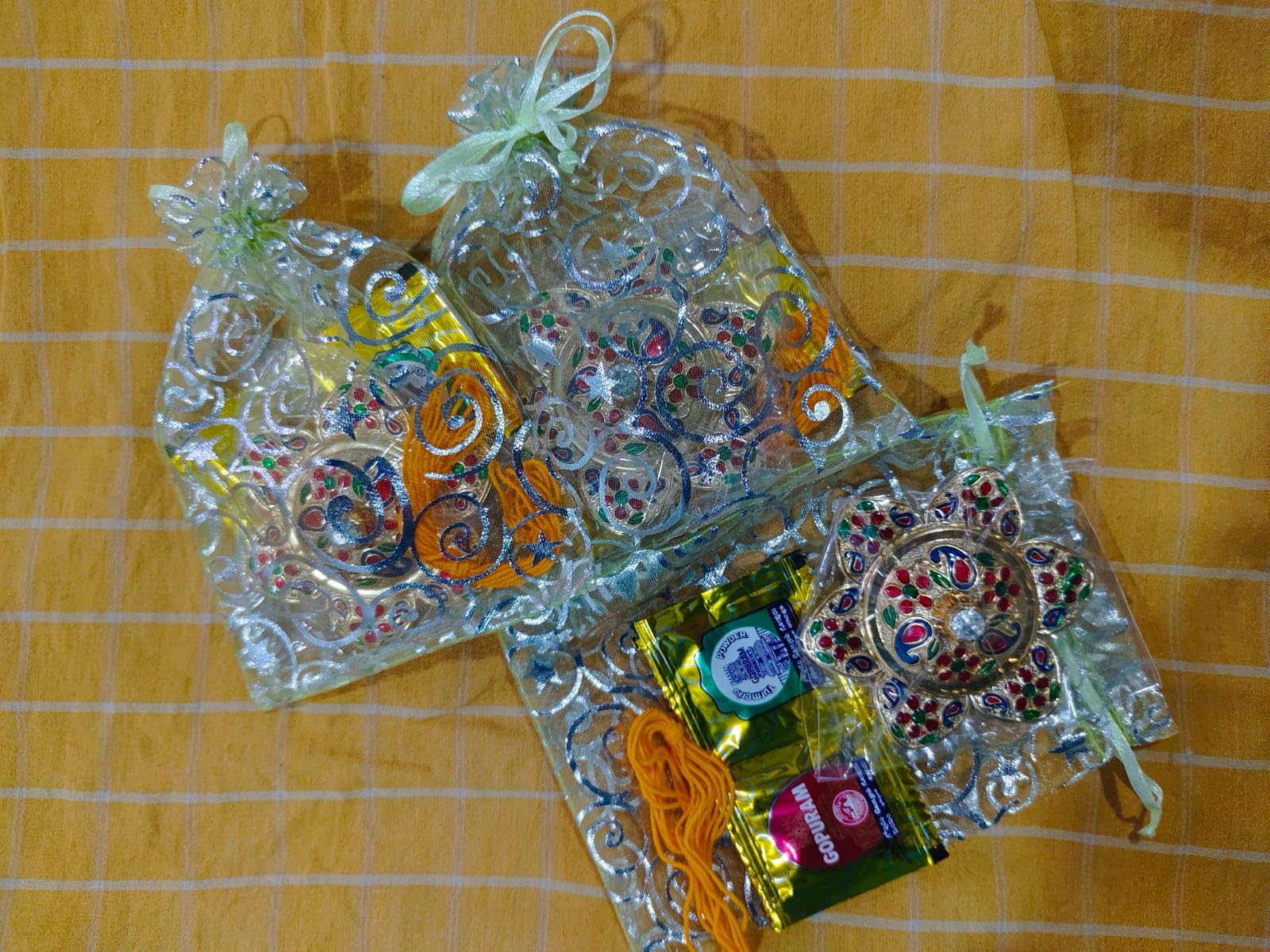 Flower Shaped kumkum holder Set of 5 Pasupu/Turmeric/Haldi Kumkum ...