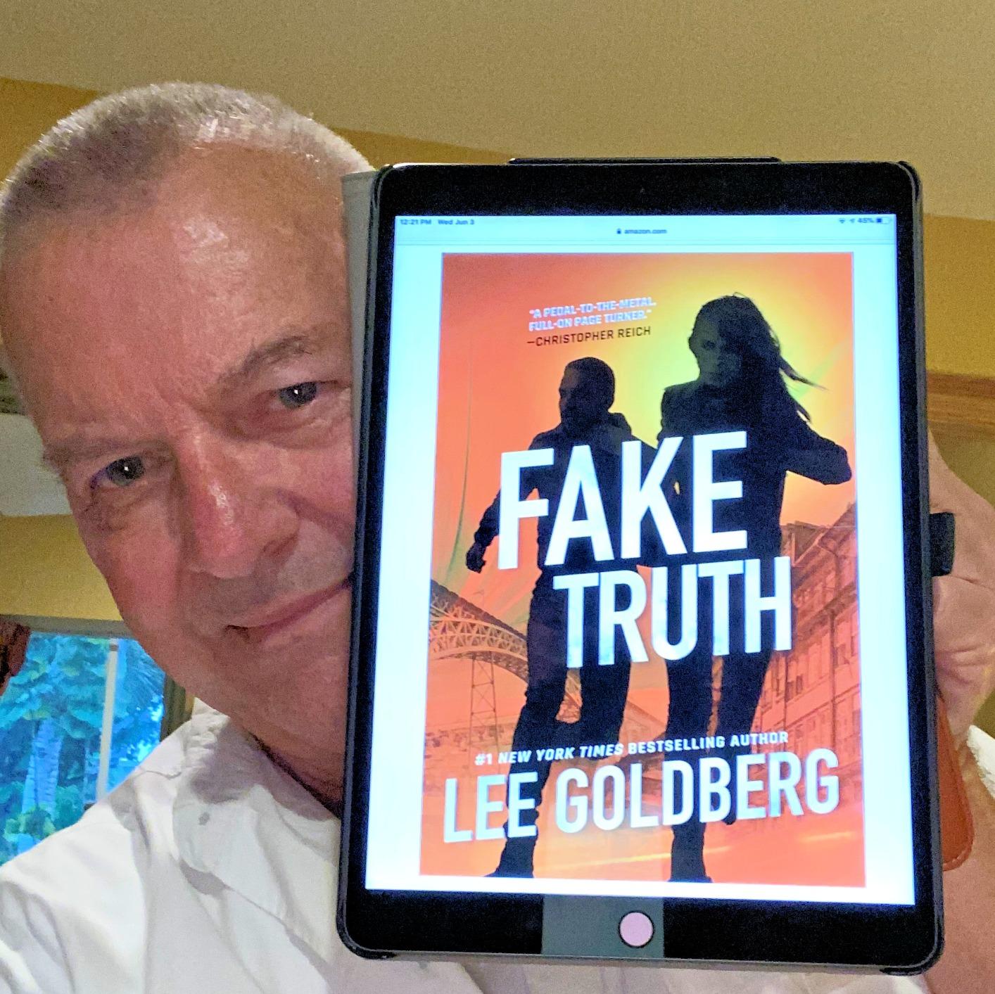 Amazon.com: Fake Truth (Ian Ludlow Thrillers, 3): 9781978659438 ...