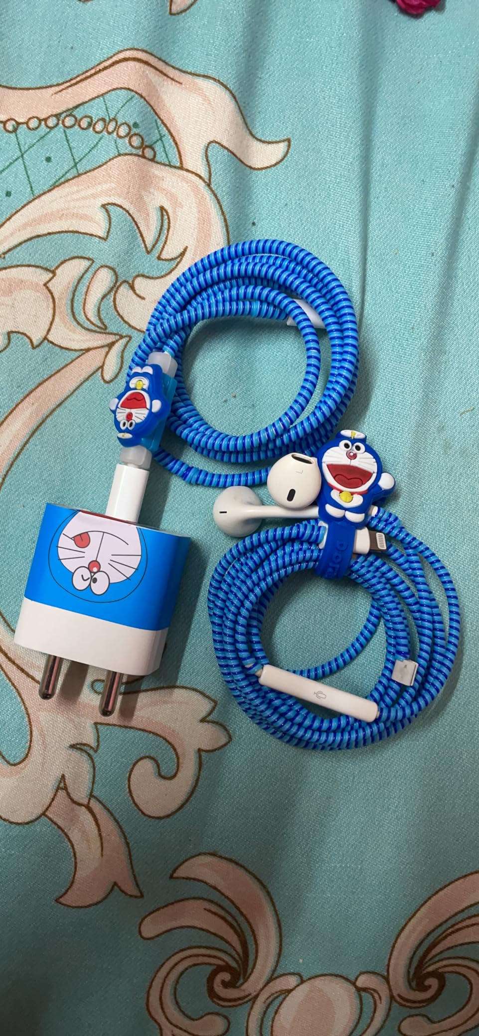 Careflection 6-in-1 Multi Combo Spiral USB Cable Protectors + Earphones ...